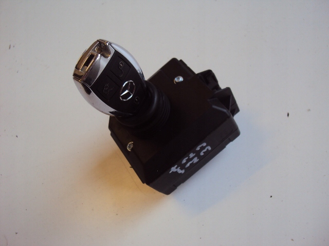 STACYJKA Z KLUCZYKIEM MERCEDES W207 A2079052600 A2079052600 za 270 zł z ...