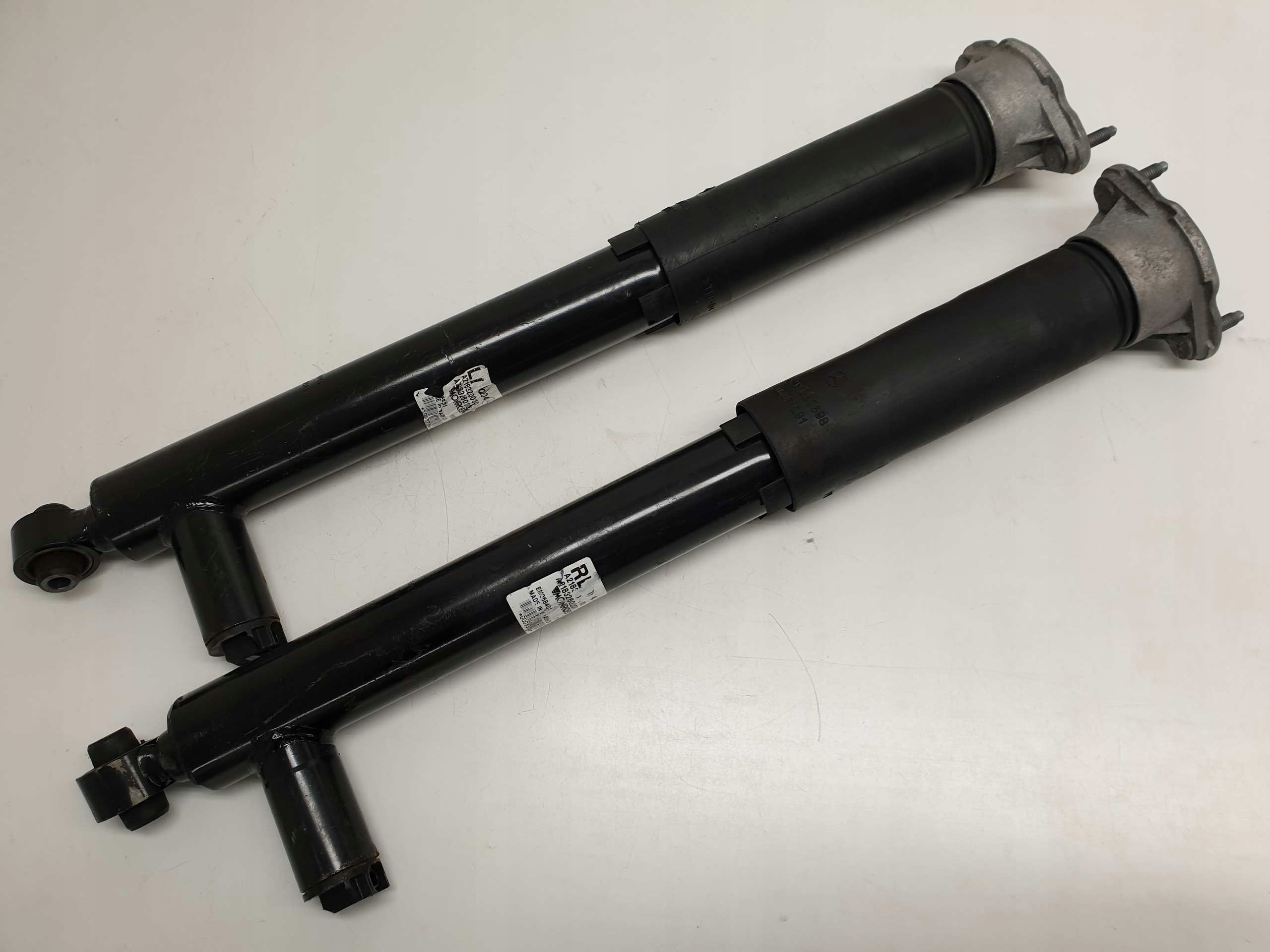 MERCEDES CLS W218 AMORTYZATOR TYLNY AIRMATIC A2183200130 A2183200230 ...