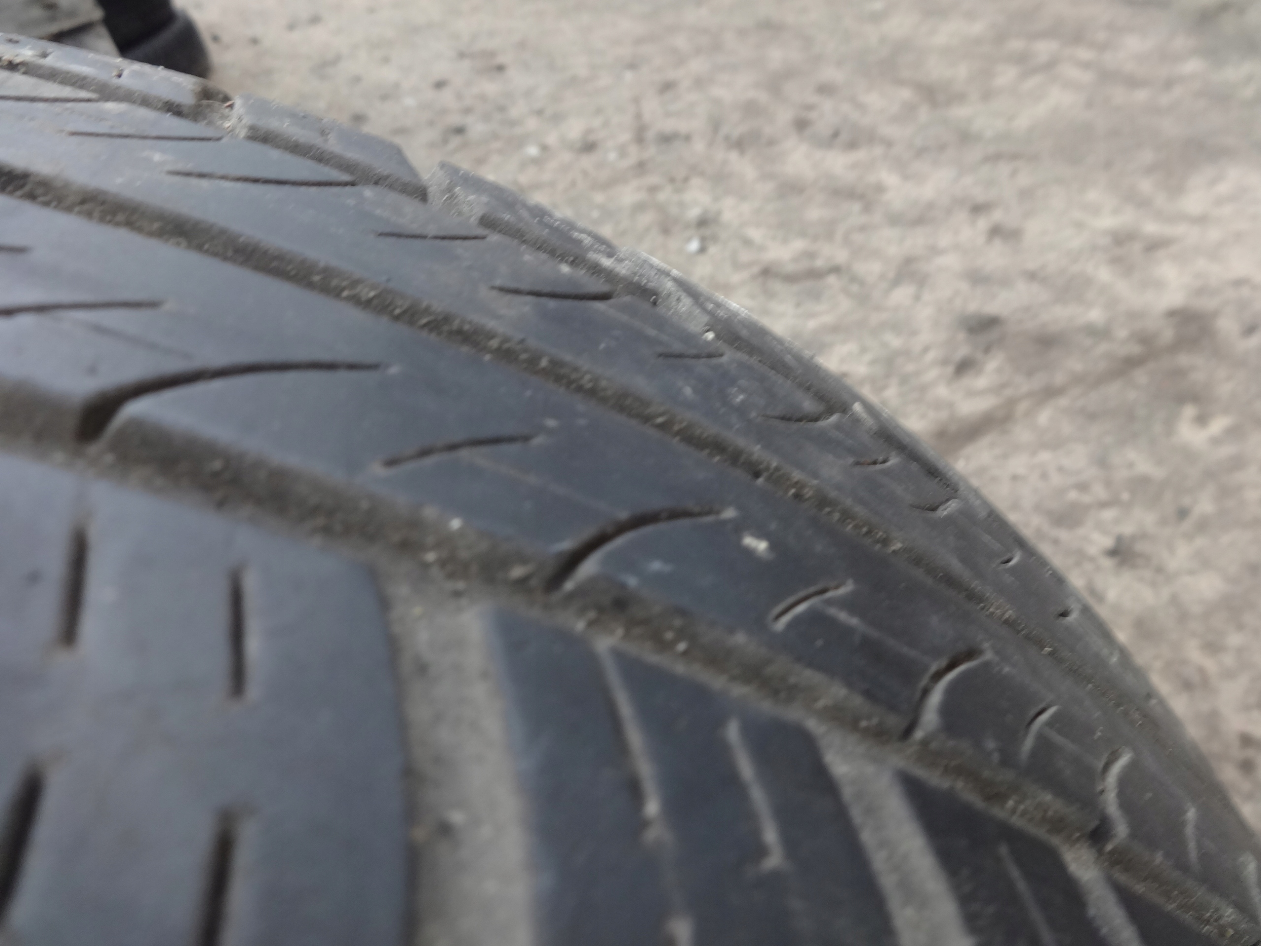 OPONA LETNIA CONTINENTAL 195/65R15 195 65 15 5,5mm za 55.00PLN z ... OPONA LETNIA CONTINENTAL 195/65R15 195 65 15 5,5mm za 55.00PLN z ...