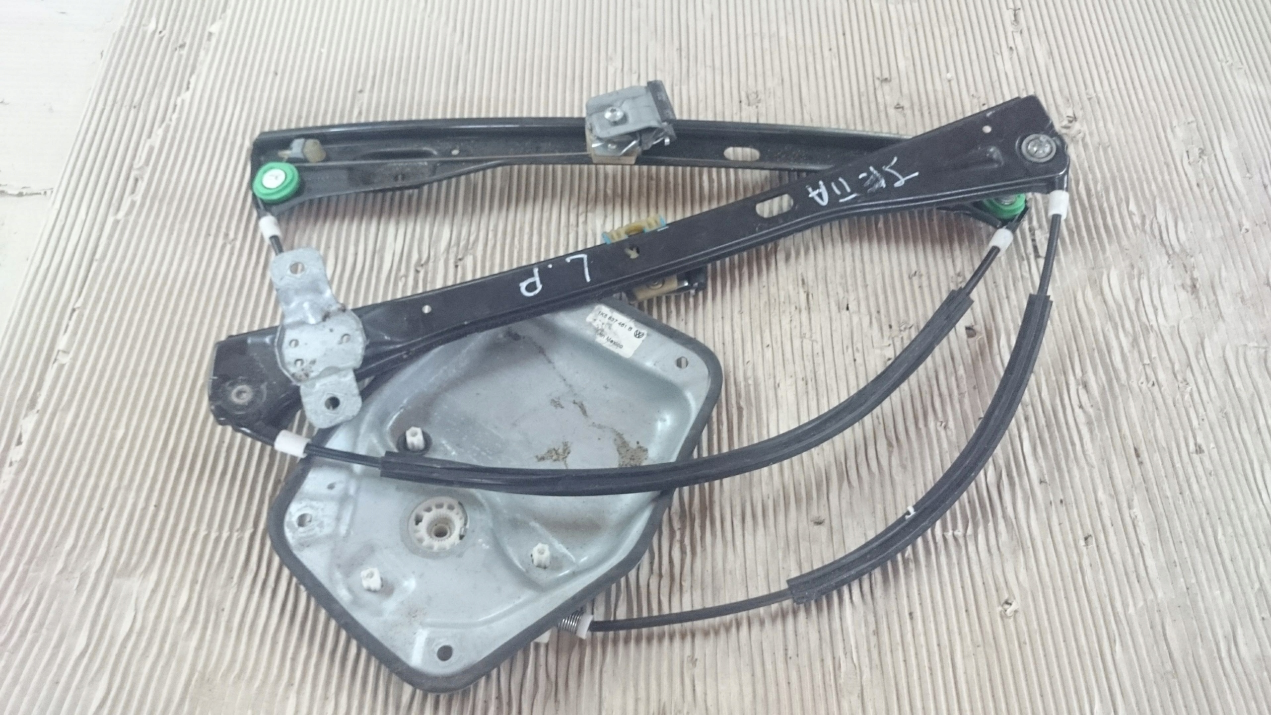 podnośnik mechanizm szyby lewy przód VW Jetta 1K5837461B za 39,99 zł z ... podnośnik mechanizm szyby lewy przód VW Jetta 1K5837461B za 39,99 zł z ...