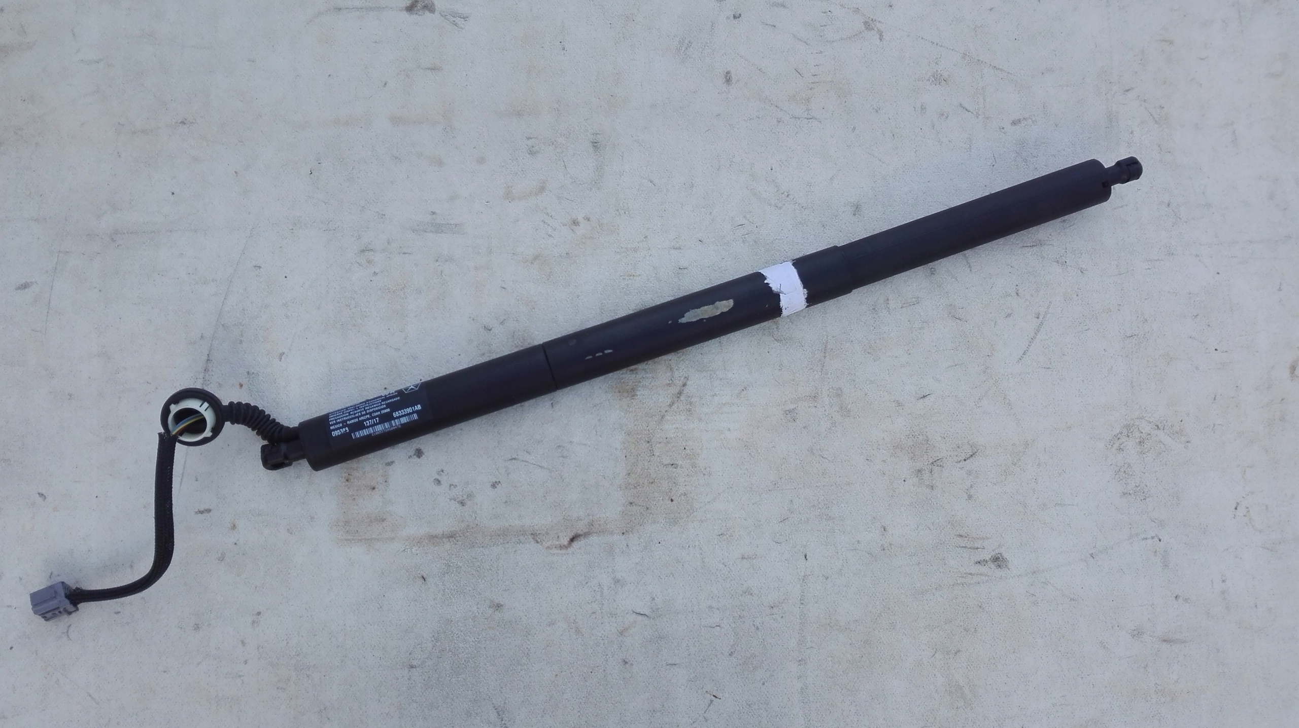 Jeep Grand Cherokee Wk2 Silownik Klapy 68333901AB 68333901AB za 329 zł ...