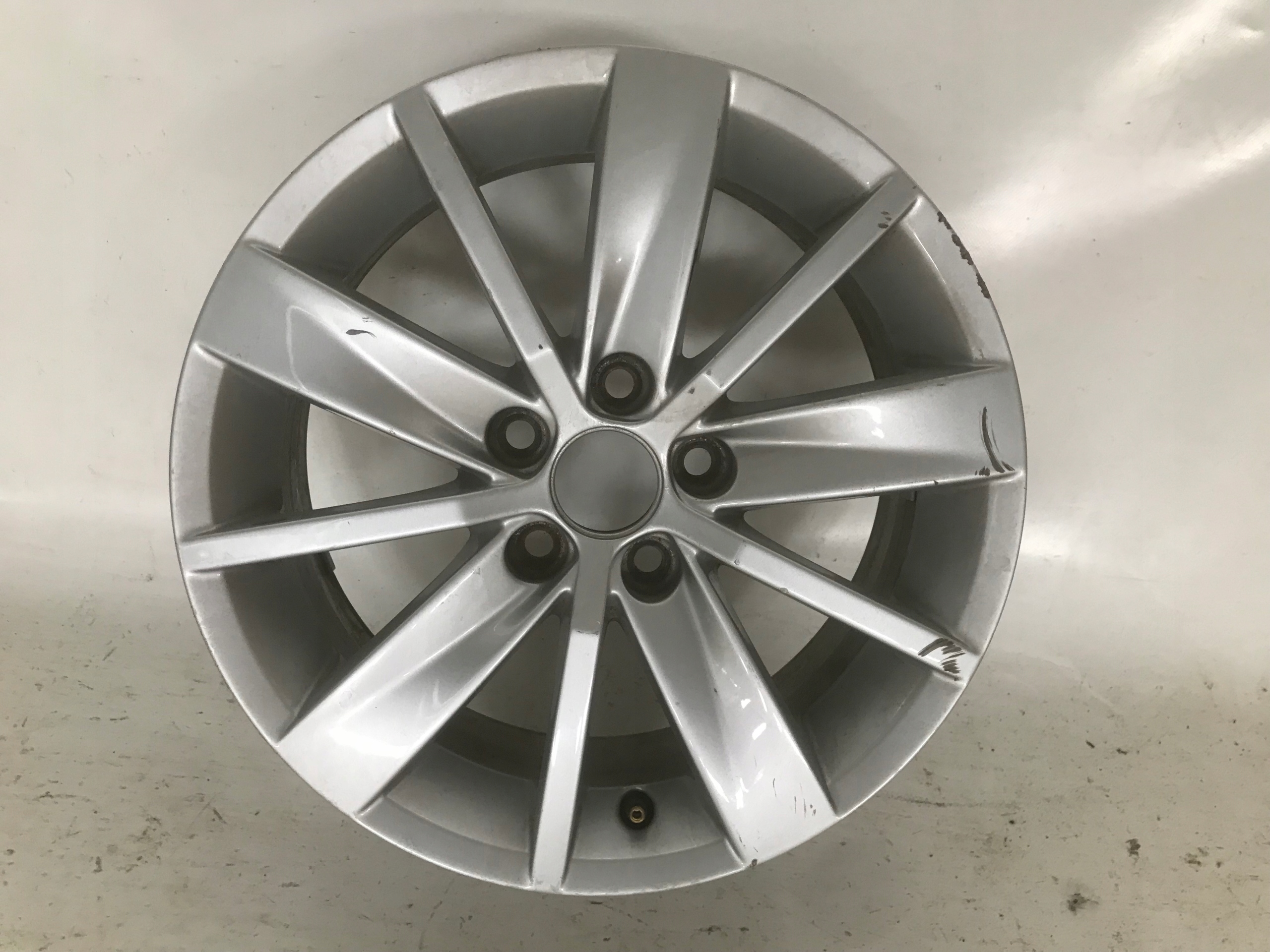 Felga aluminiowa Volkswagen OE POLO 6.0" x 17" 5x100 ET 40 za 200.00PLN ...