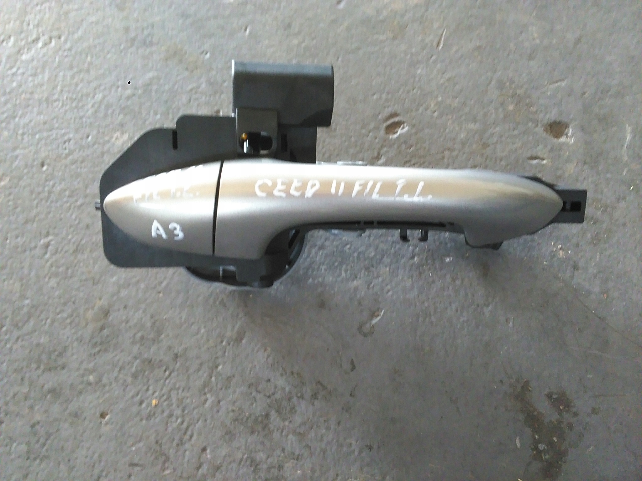 KIA CEED II LIFT KOMBI KLAMKA DRZWI TYŁ LEWA A3 kolor A3 KOLOR za 100 zł z BIAŁA - Allegro.pl ...