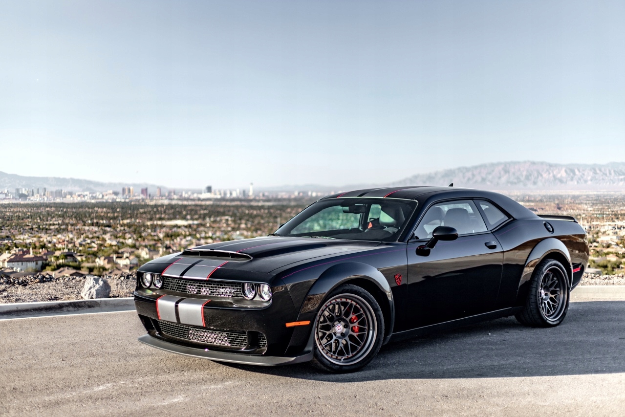 Fototapeta na wymiar samochody Dodge STR czarny (F260) • Cena, Opinie ...