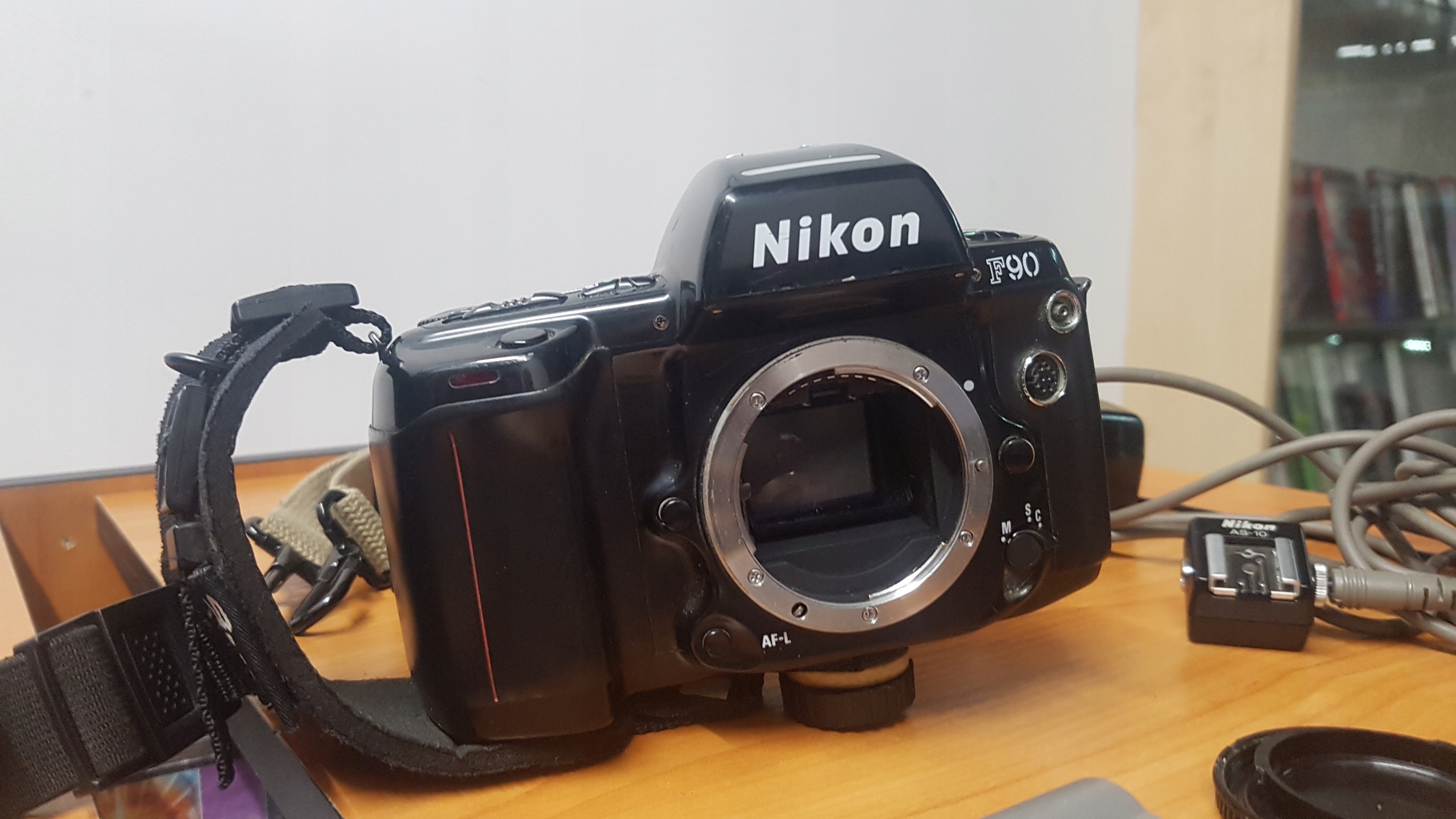 NIKON F90 / N90 ! ! WYPRZEDAŻ ! ! Likwidacja FIRMY - 8035406650 ...