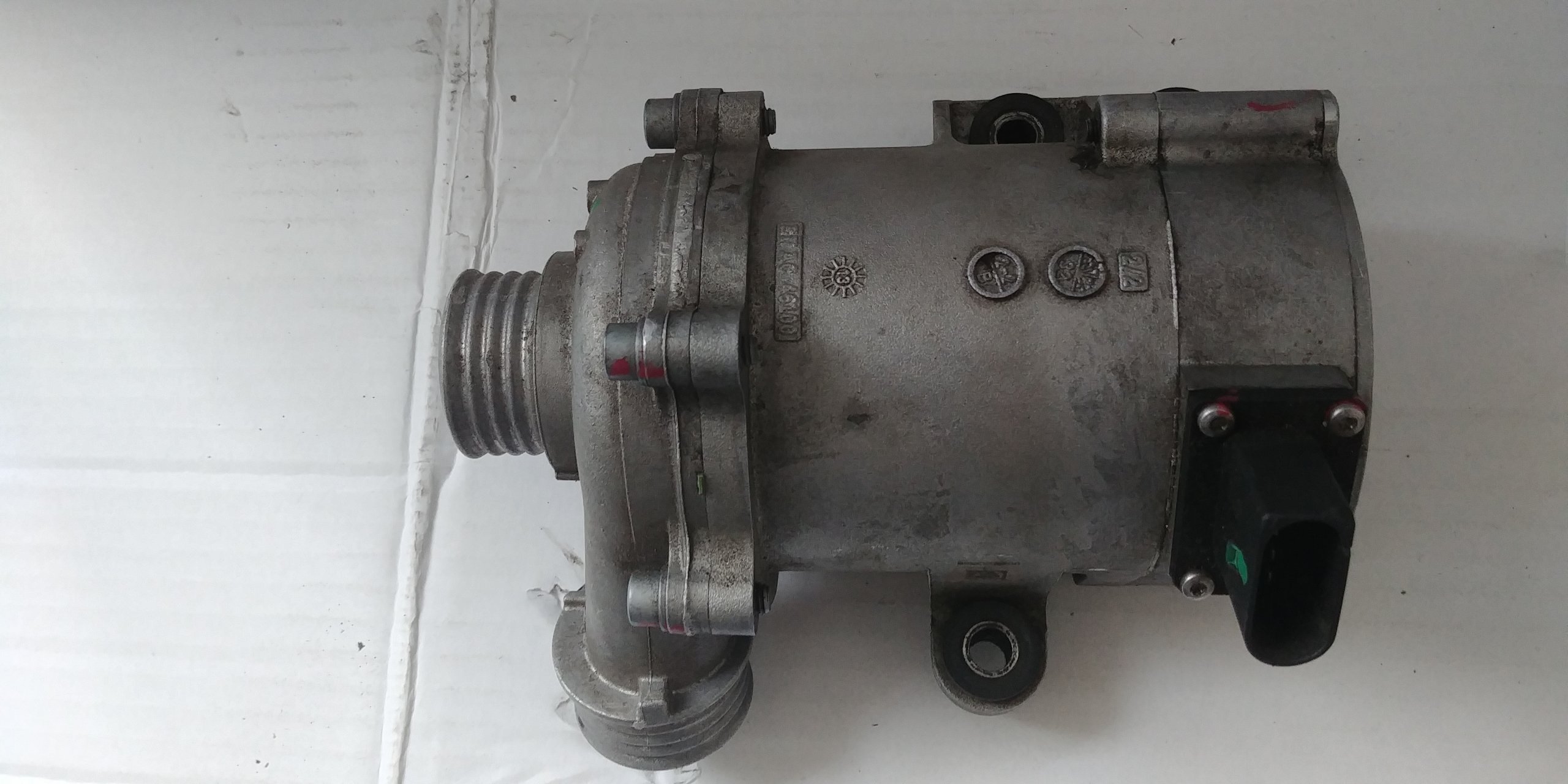 POMPA WODY ELEKTRYCZNA BMW 520i F10 F11 7597715 - 7426692182 ...