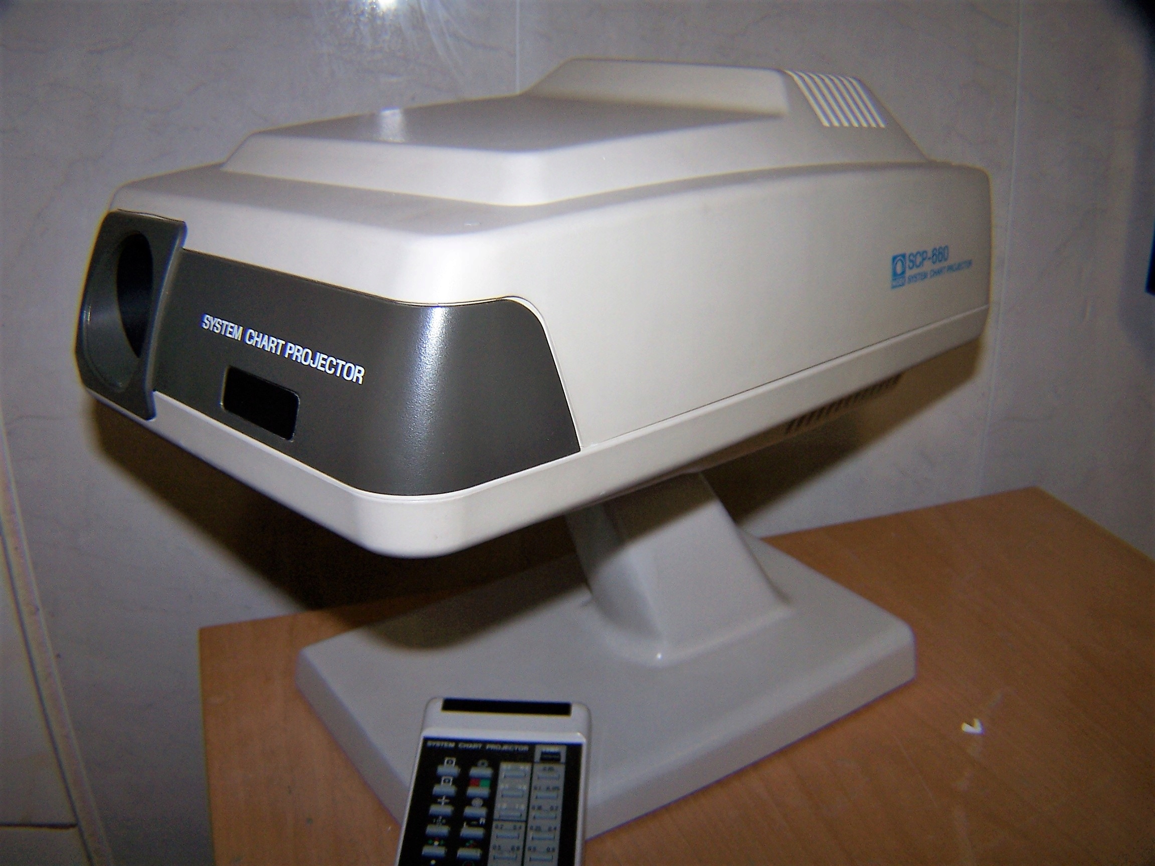 Rzutnik optotypów Nidek SCP-660 / okulistyczny - 7645193736 - oficjalne ...