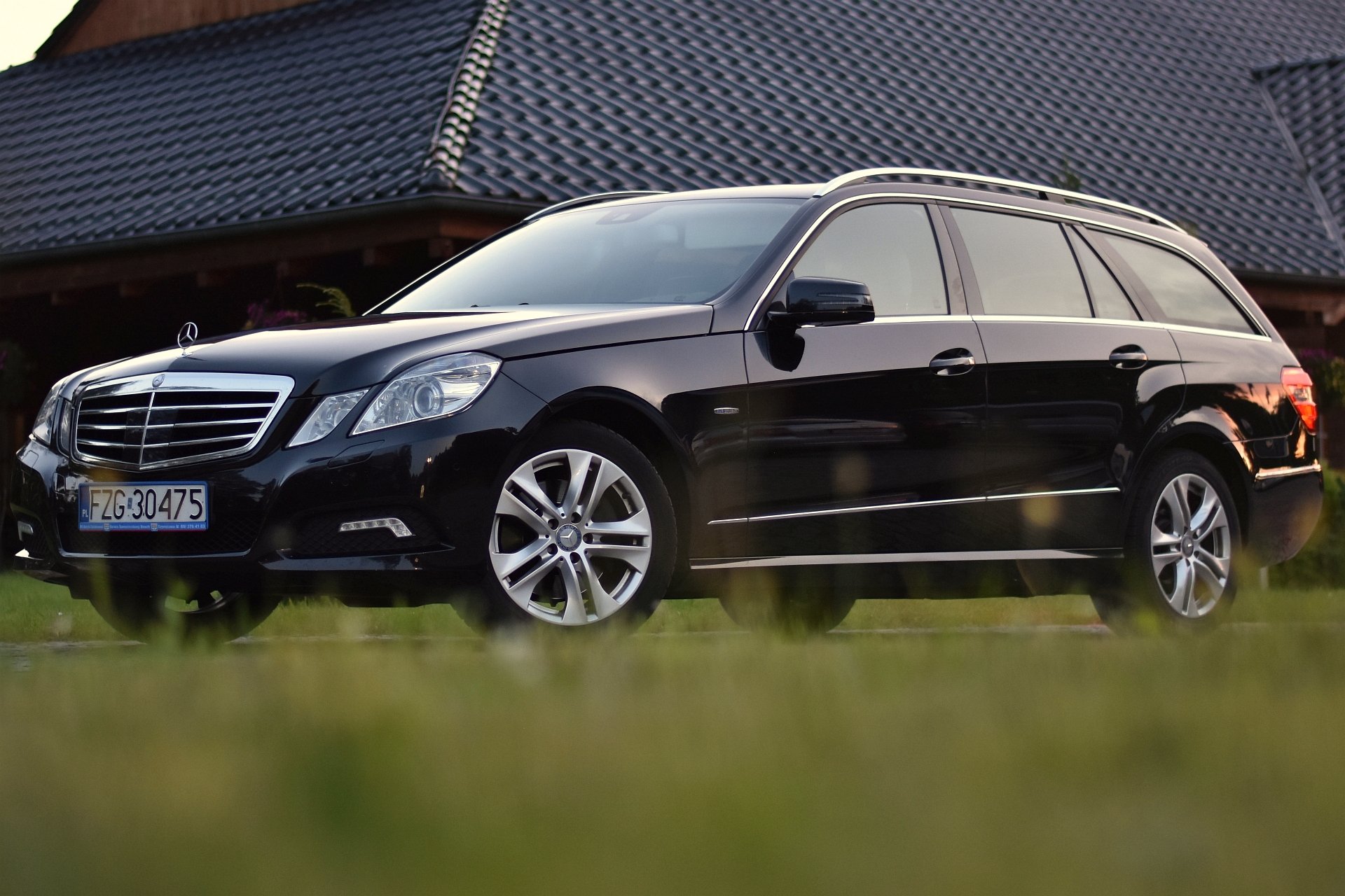 Mercedes W212 E 300 CDI Bluetec Avangarde - 7046066169 - oficjalne archiwum allegro