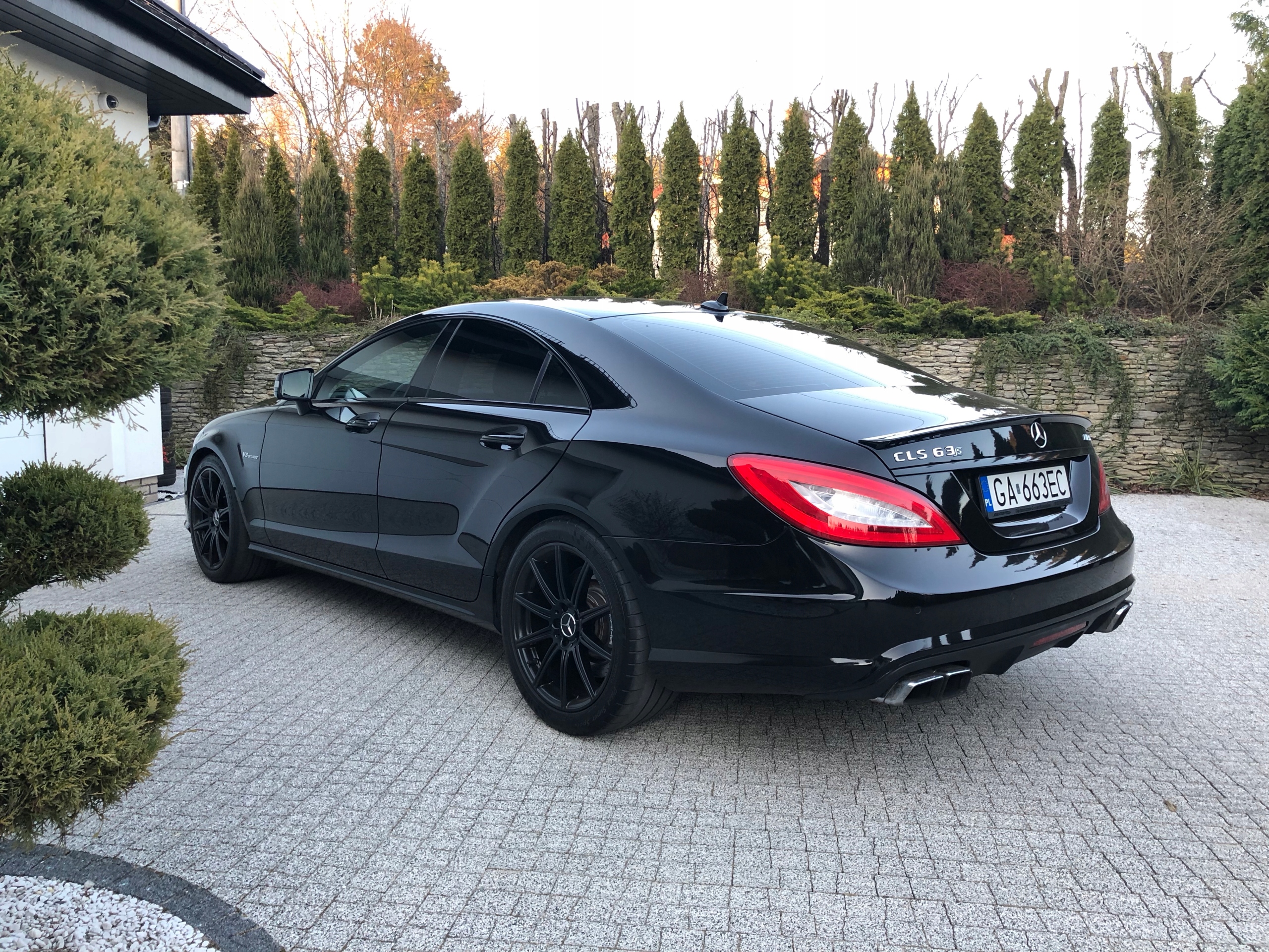 MERCEDES CLS 63s AMG V8 BiTurbo 557KM 2013 - 8001737100 - oficjalne ...
