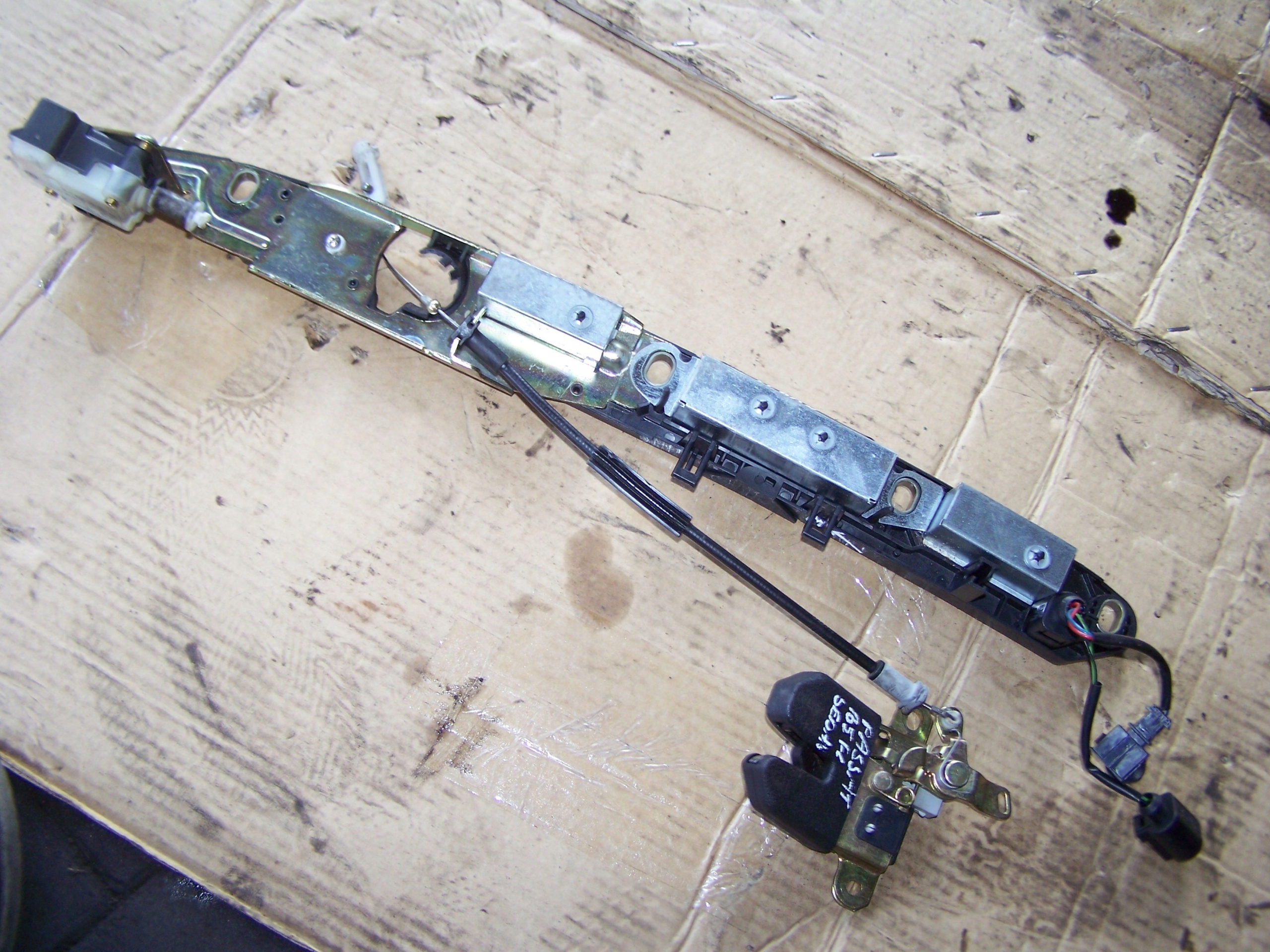 ZAMEK KLAMKA KLAPY TYŁ VW PASSAT B5 LIFT FL SEDAN - 7558587088 ... ZAMEK KLAMKA KLAPY TYŁ VW PASSAT B5 LIFT FL SEDAN - 7558587088 ...