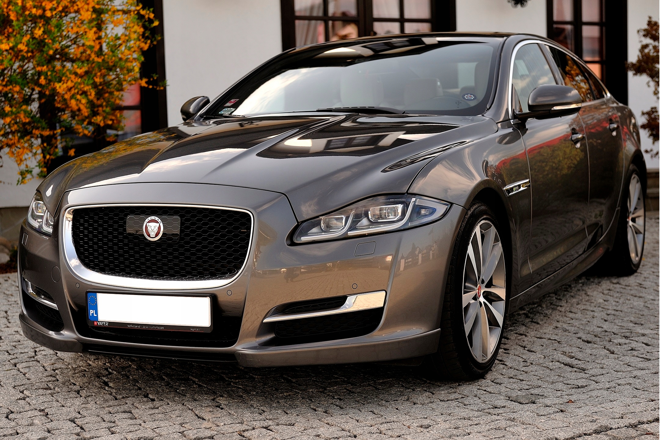 Jaguar XJ X351 3.0i SUPERCHARGED V6 R-SPORT AWD - 8218498865 ...