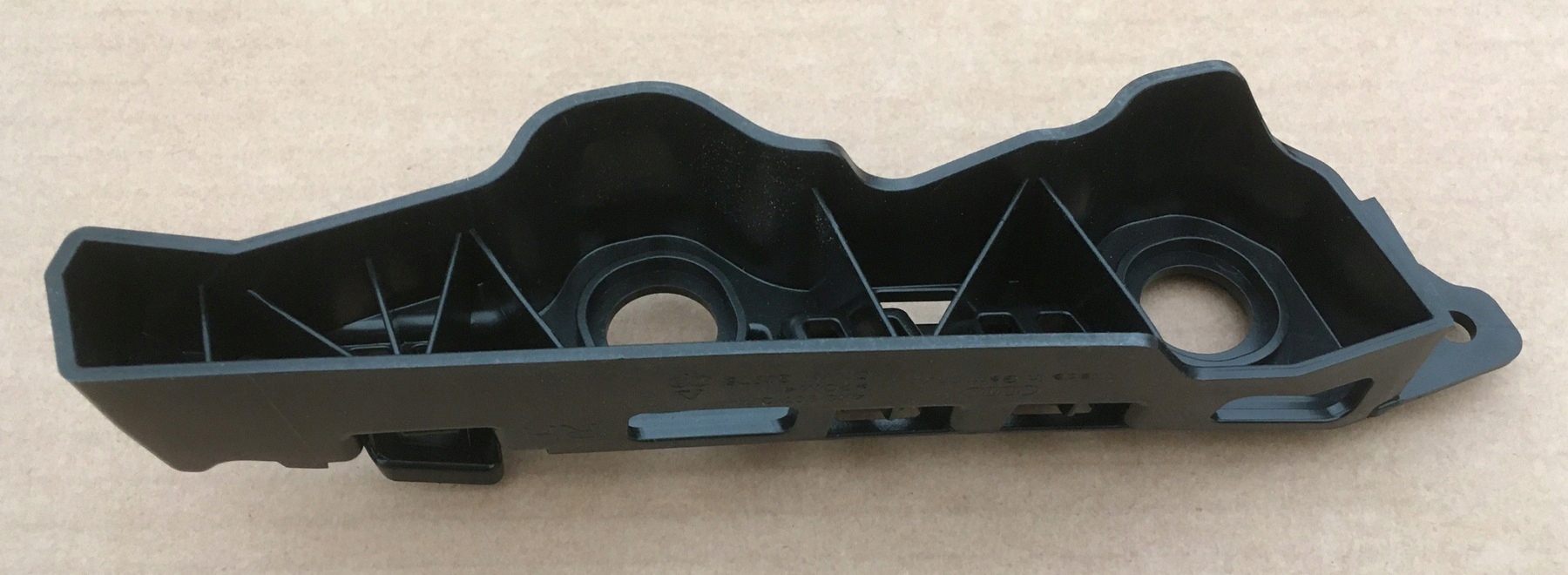 Audi A6 C8 4K ślizg zderzaka prawy 4K0807284 nowy 4K0807284 za 49 zł z ...