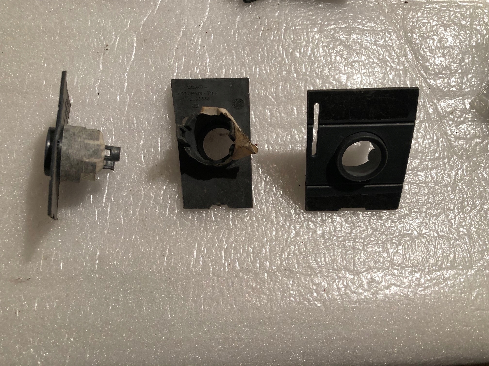 Opel Mokka 475498858 koszyk Mocowanie PDC Ory używ za 25.00PLN z ...