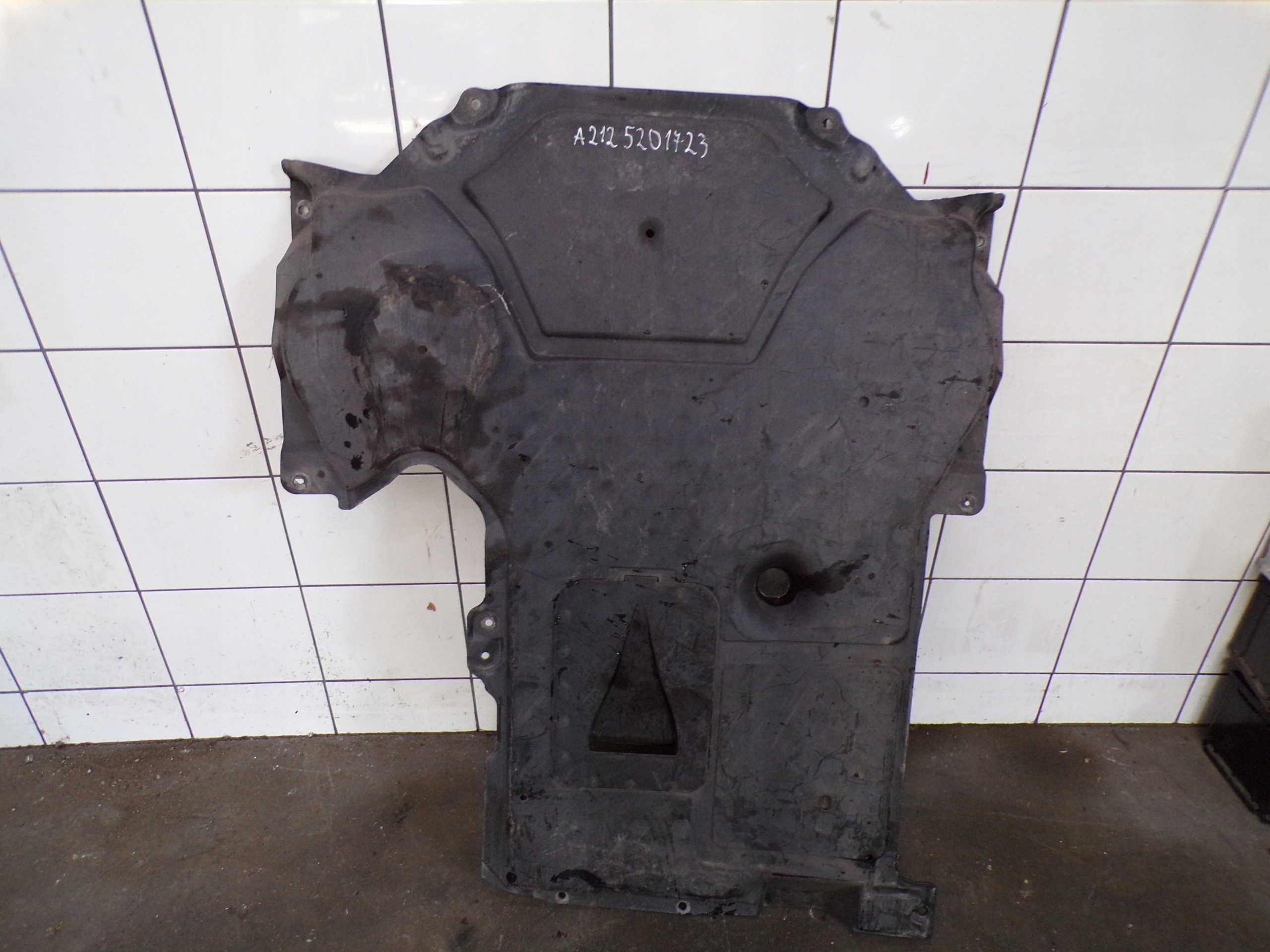 OSŁONA PŁYTA POD SILNIK MERCEDES W212 2125201723 2125201723 za 250 zł z ...