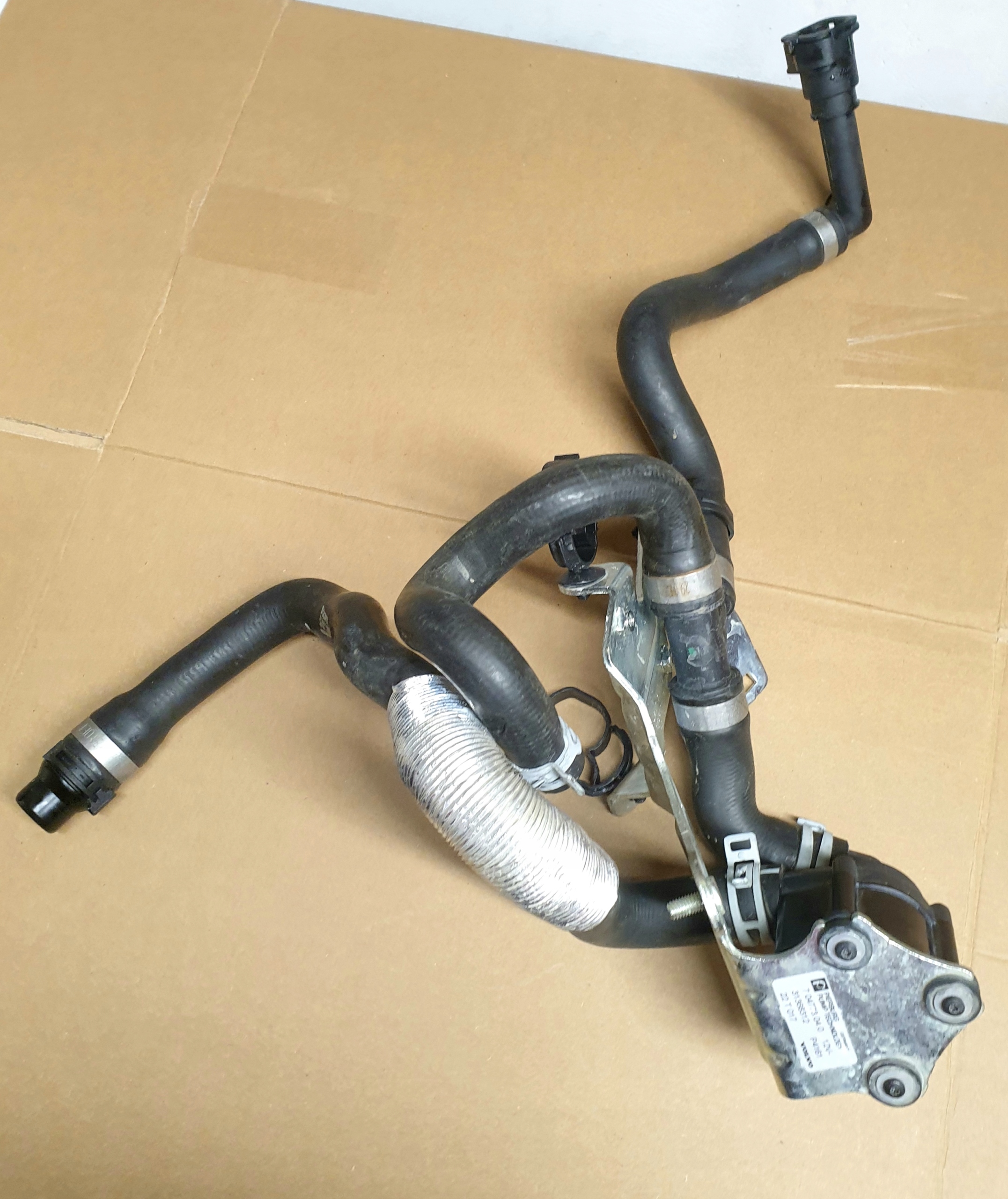 Volvo XC90 II T8 2018-2023 XC60 V90 S90 dodatkowa pompka wody przewody ...