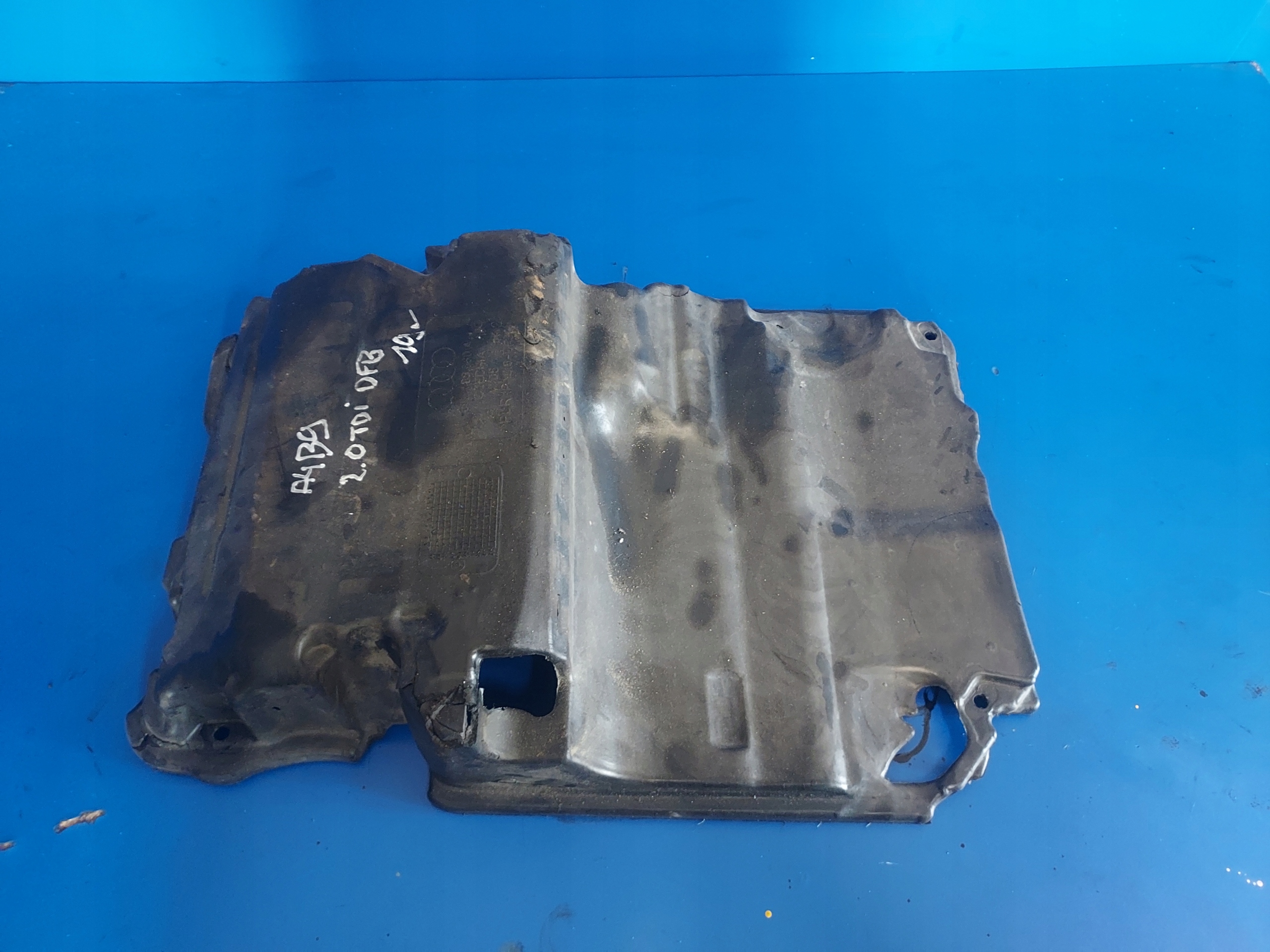 OSŁONA MISKI AUDI A4 B9 A5 2.0 TDI DFB 05L103660A za 350.00PLN z Kielce ...