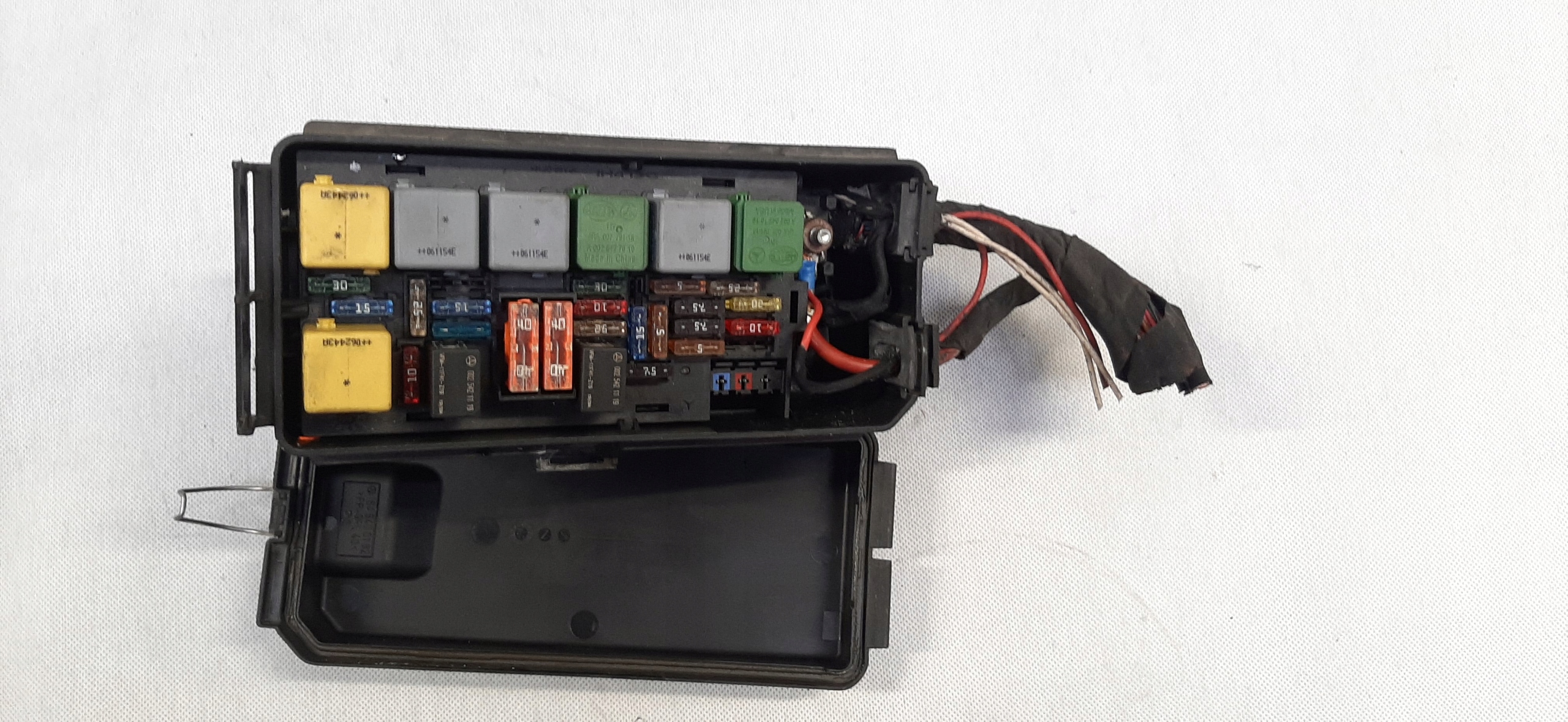 SKRZYNKA BEZPIECZNIKÓW MERCEDES R W251 3.0 CDI A1545400672 • Cena ...