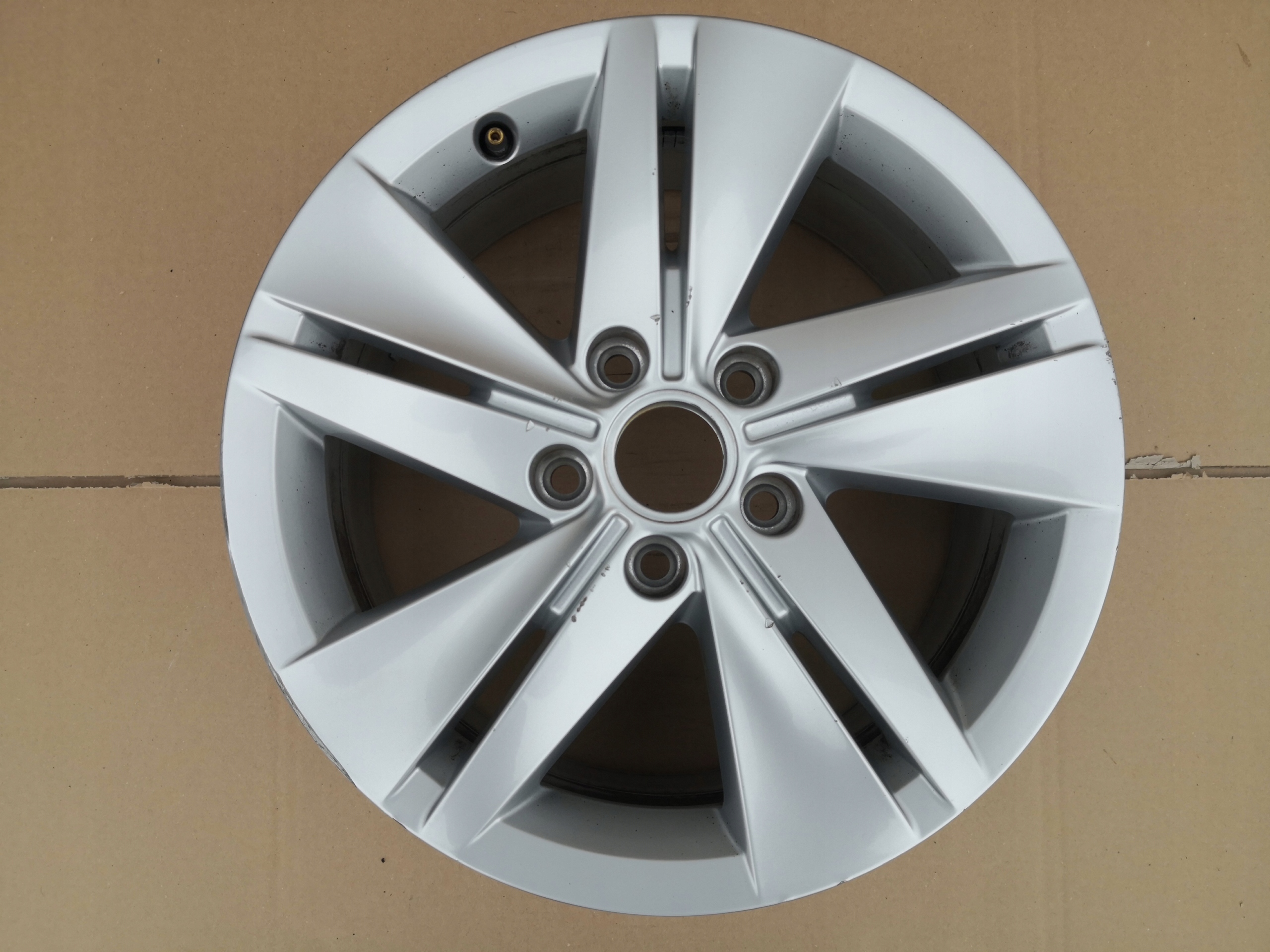 Felga aluminiowa Volkswagen OE GOLF VIII 5H0 7.0" x 16" 5x112 ET 48 ...