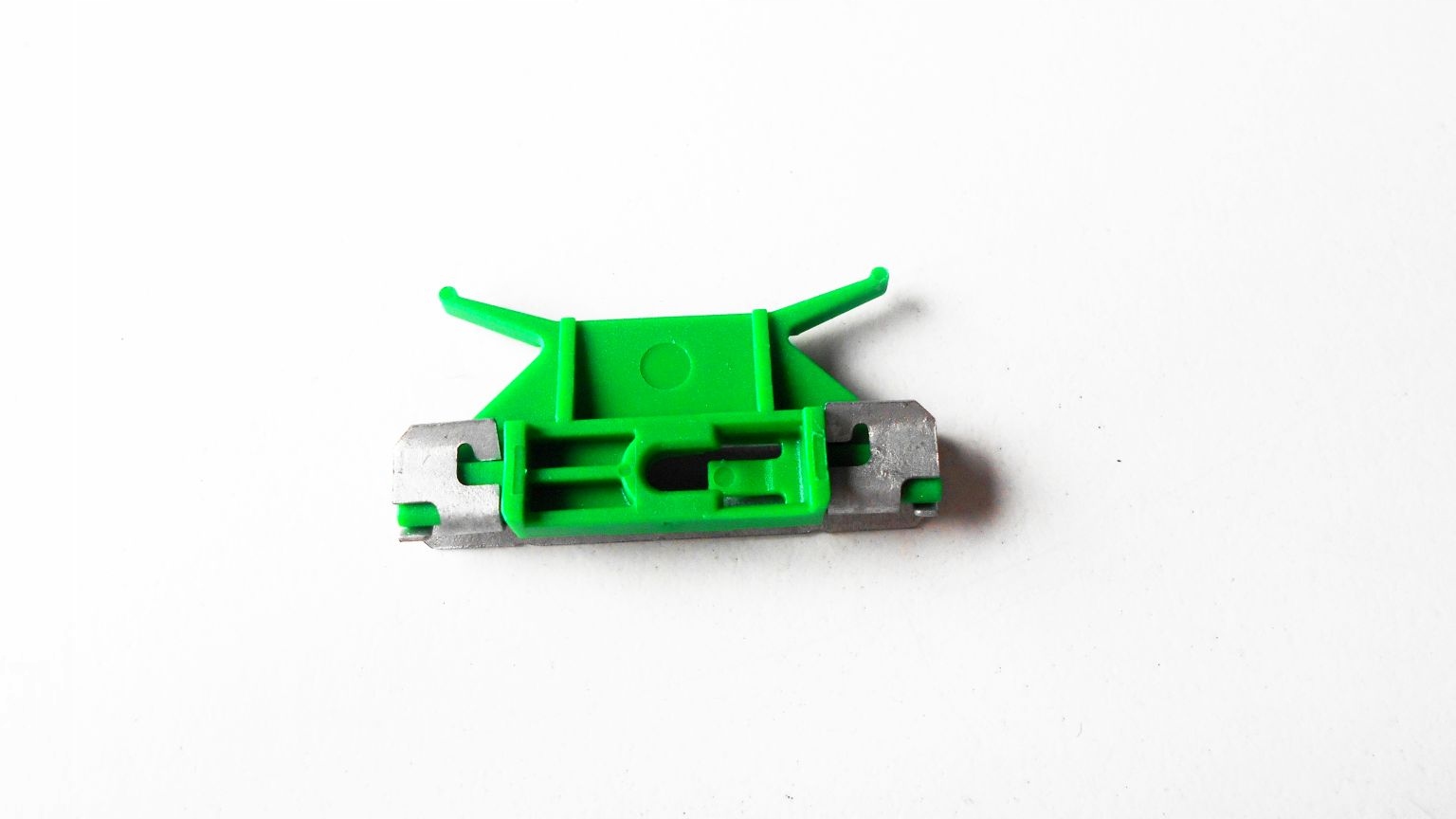 KLAMRA ZACZEP LISTWY DACHU BMW F01 F02 ORYGINAŁ 51137157702 za 10 zł z ...