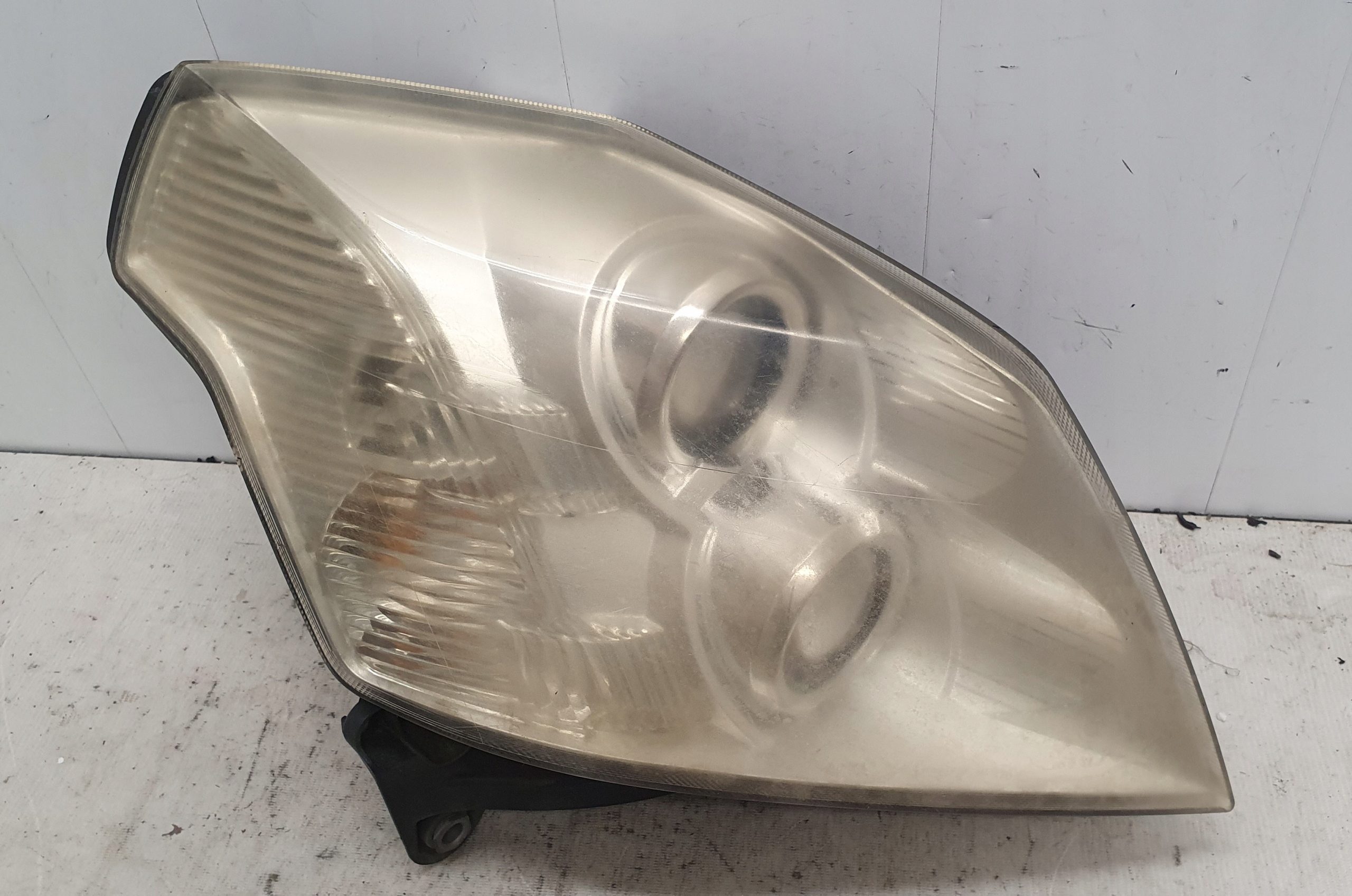 CADILLAC BLS LAMPA PRZÓD PRAWA XENON EUROPA ORYGINAŁ za 1350.00PLN z ...