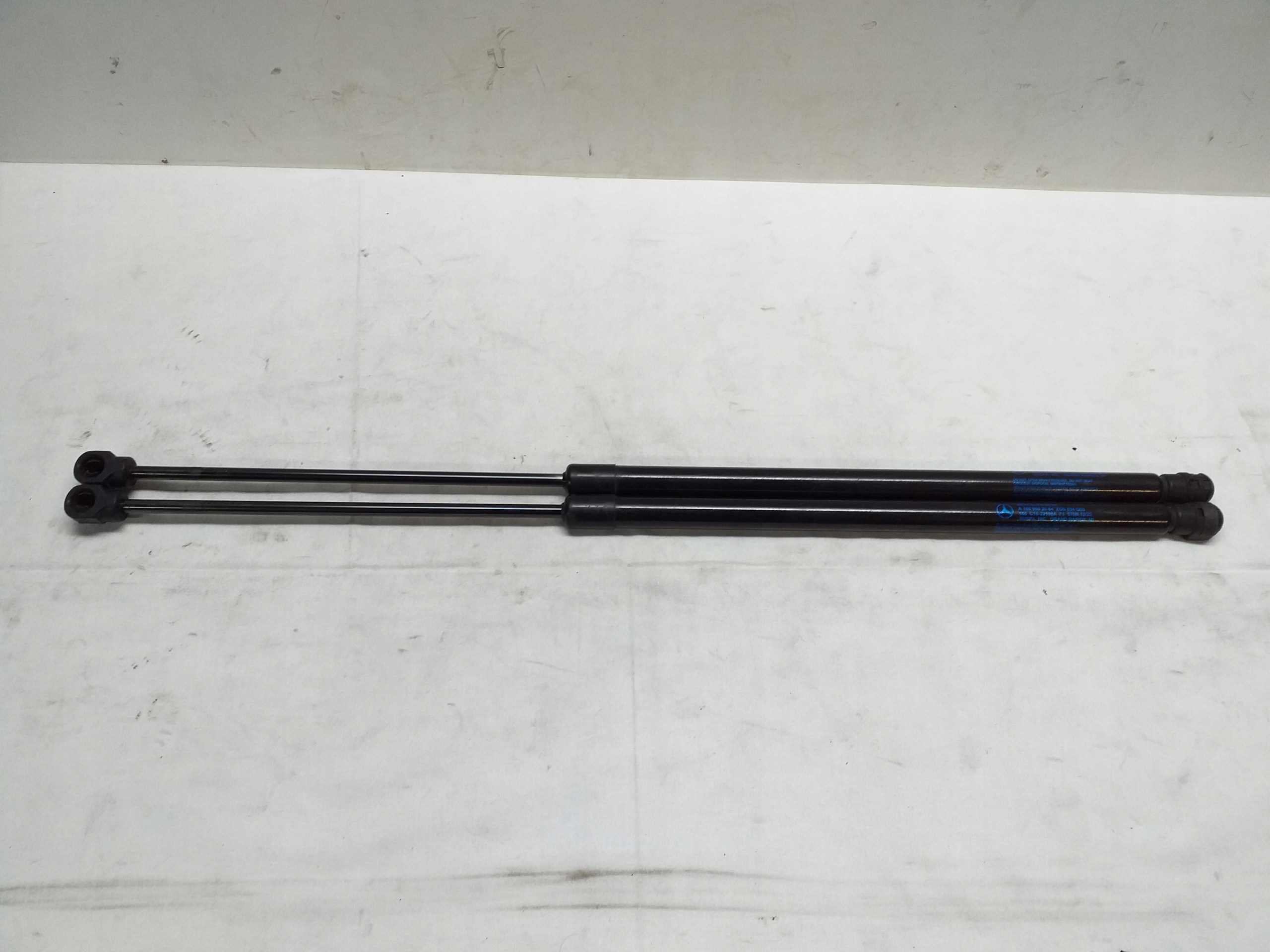 MERCEDES W166 GL SIŁOWNIK KLAPY A1669802064 A1669801964 za 100 zł z ...