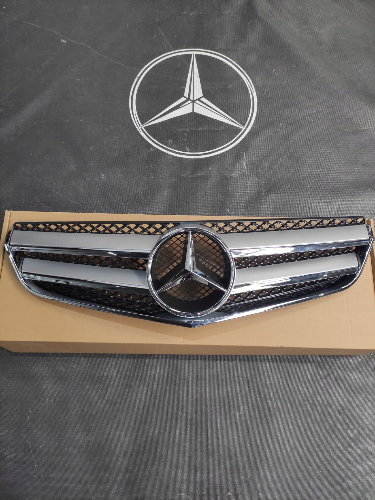 GRILL ATRAPA MERCEDES W207 E KLASA COUPE 2010-2013 2078800283 za 880 zł ...