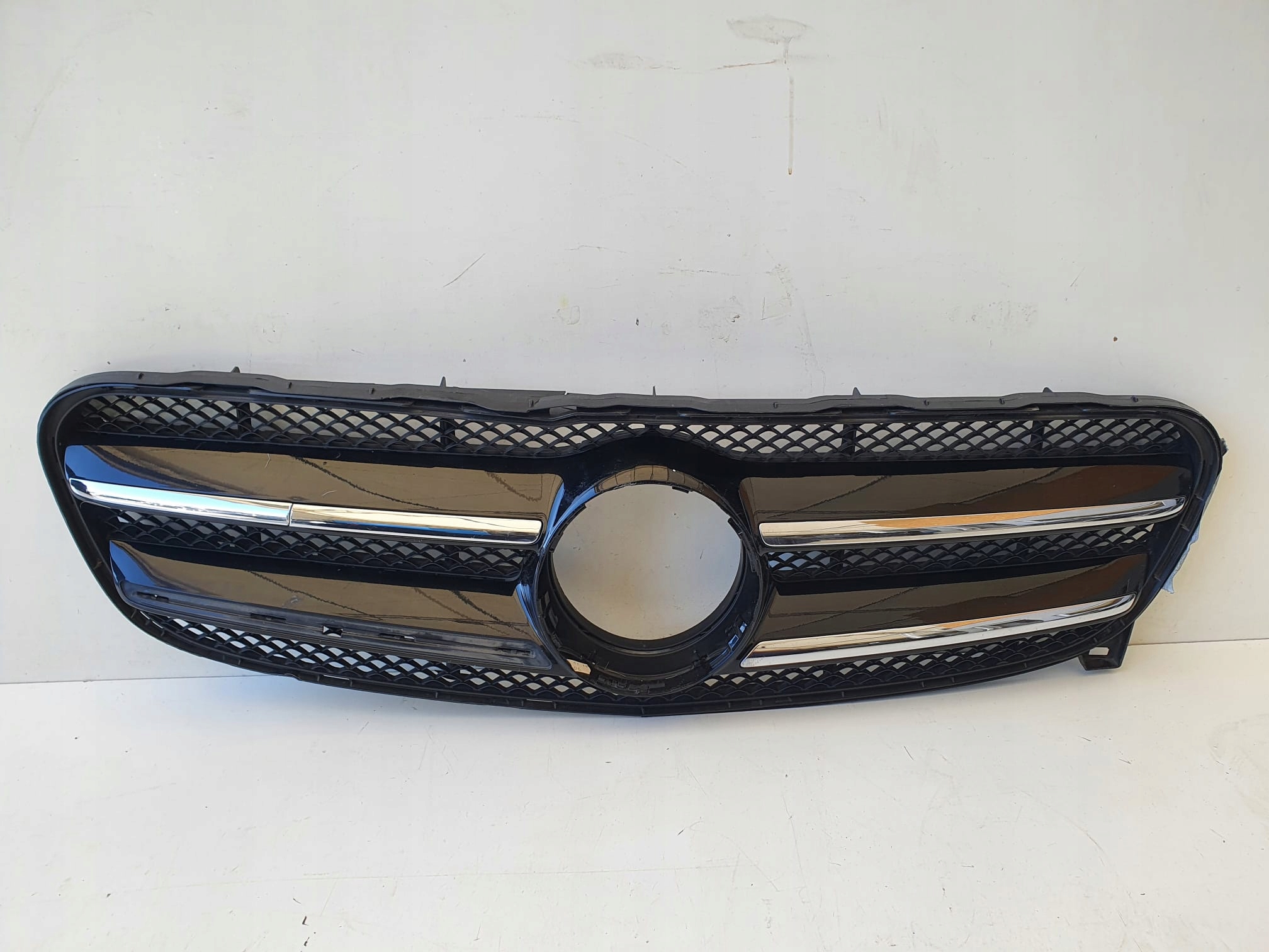 MERCEDES GLA 156 GRILL ATRAPA 1568880460 ORYGINAŁ A1568880460 za 249 zł ...