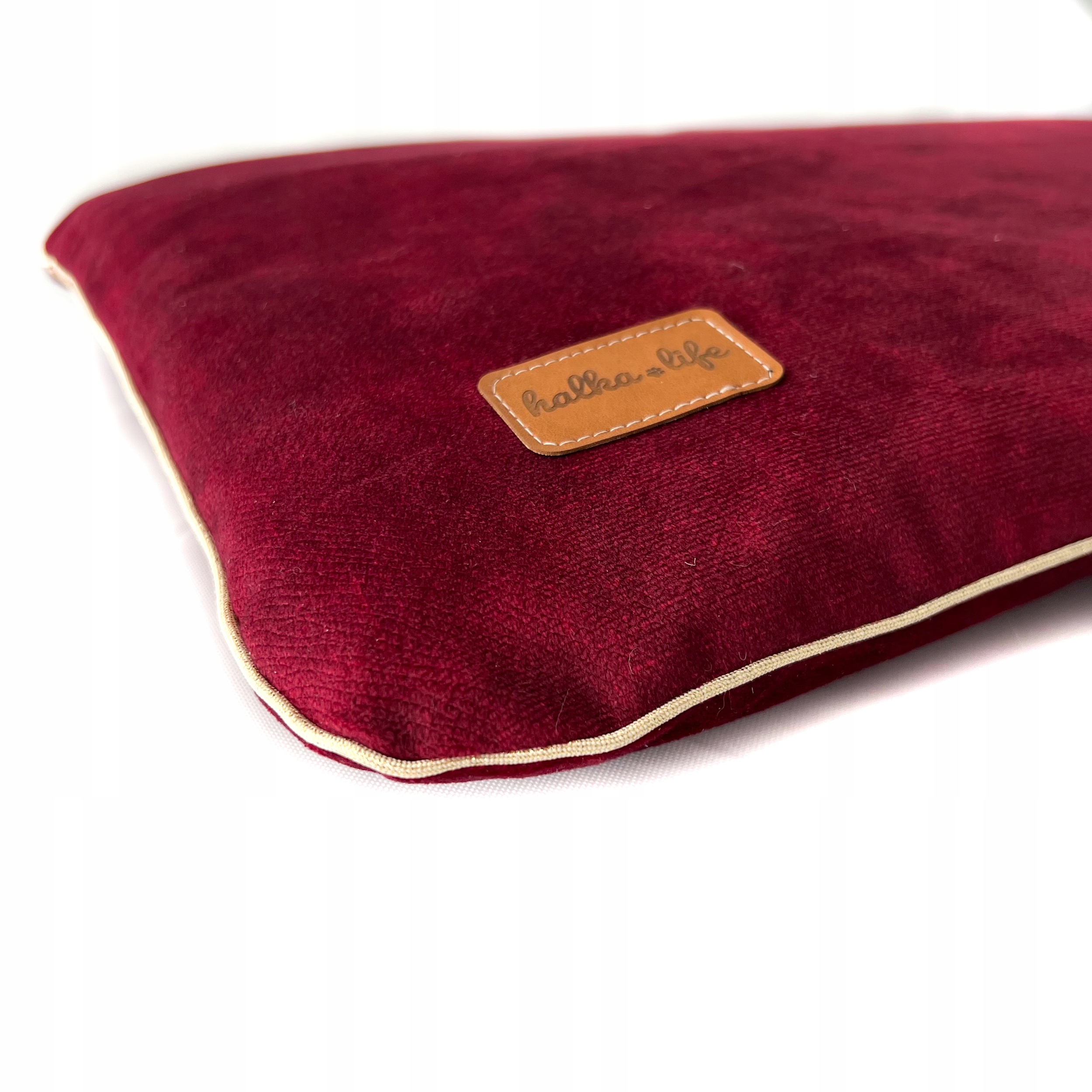 pelíšek, polštář pro psa - višeň, L za 1045 Kč - Allegro