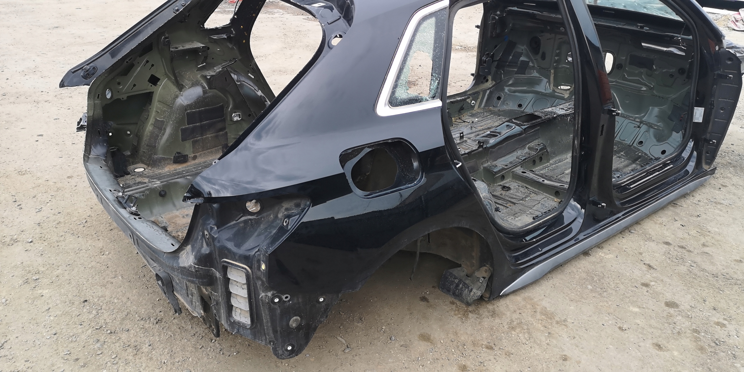 Audi A3 8y Sedan Błotnik Tylny - Niska cena na Allegro