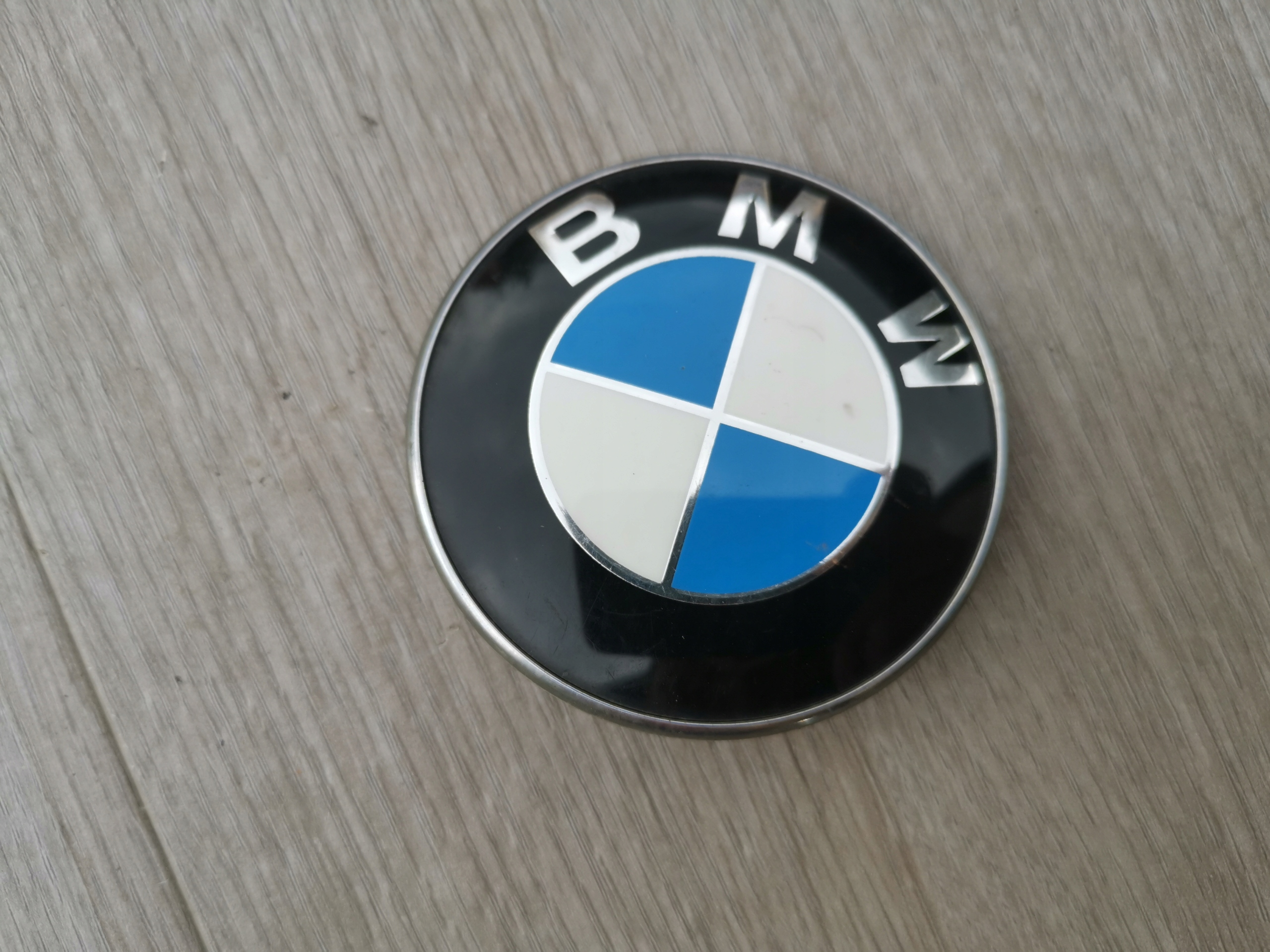 BMW E39 E46 E60 E90 EMBLEMAT ZNACZEK LOGO 51148203864 za 100 zł z ...