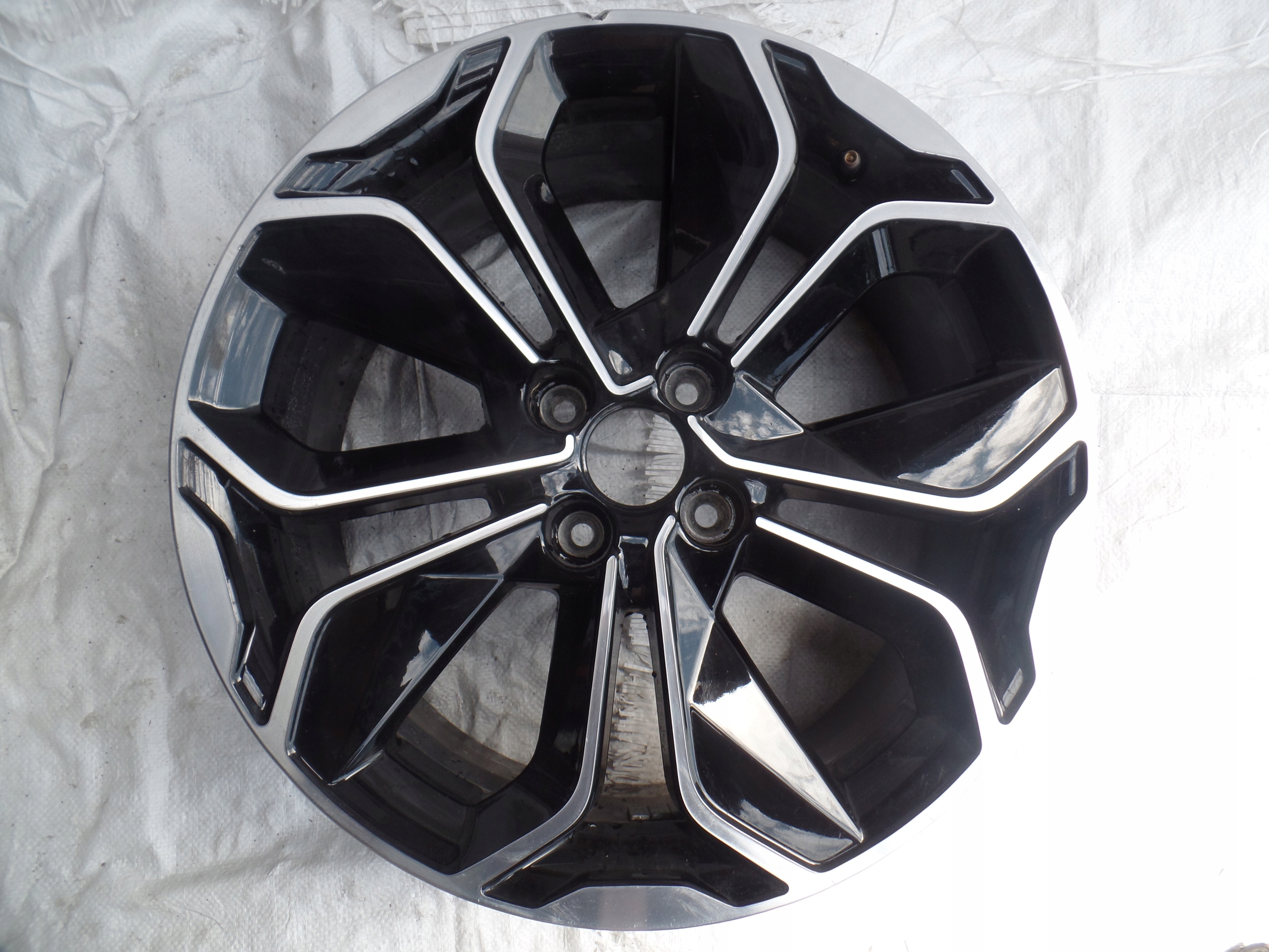 Felga aluminiowa Renault OE RENAULT CLIO IV 7JX17 ET44 4X100 403007914R ...