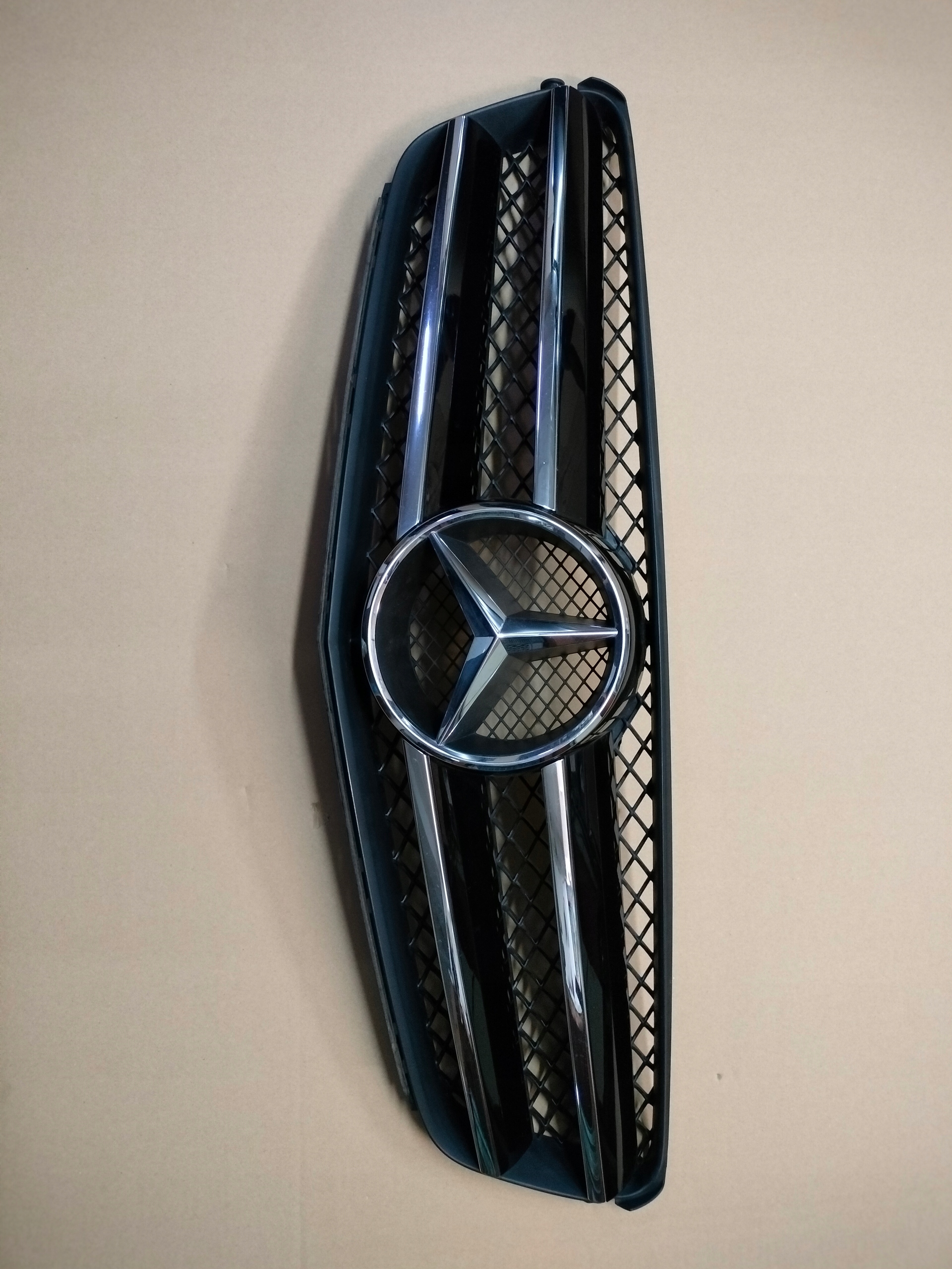 A2048802183 A2048880160 - Решетка радиатора Mercedes C Class W204 lift ...