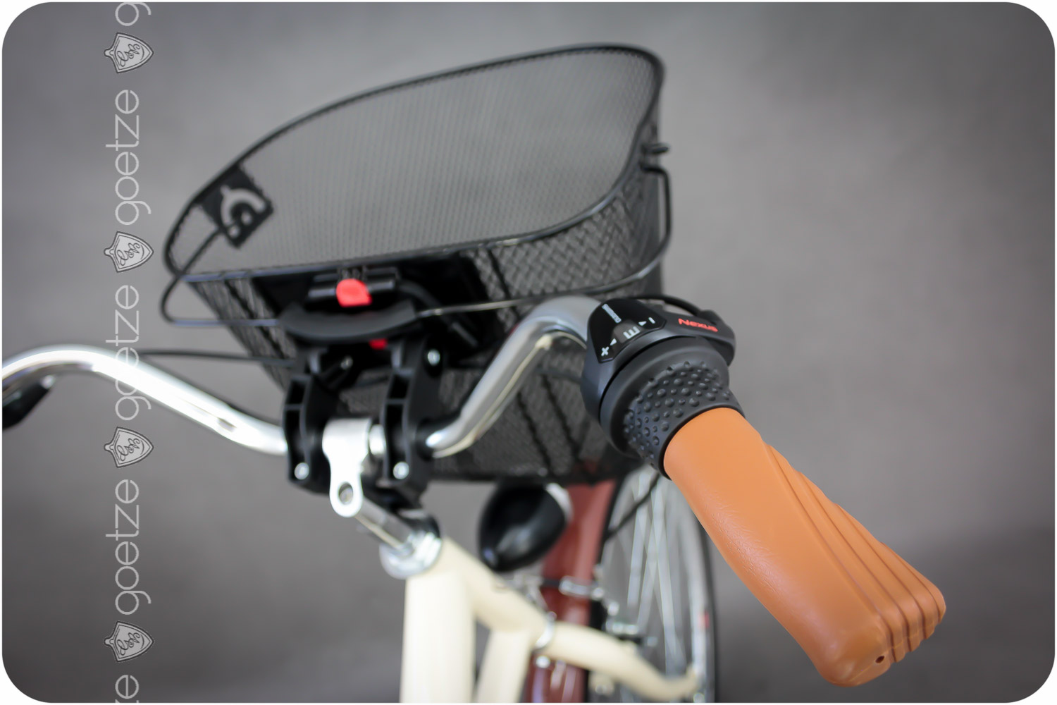 Велосипед Goetze Classic 28" Білий 3 Передачі + Фара І Кошик в ...