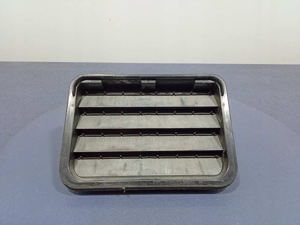 MERCEDES GLS X166 GLE W166 KRATKA WENTYLACYJNA TYŁ PRAWA A1668301042 ...