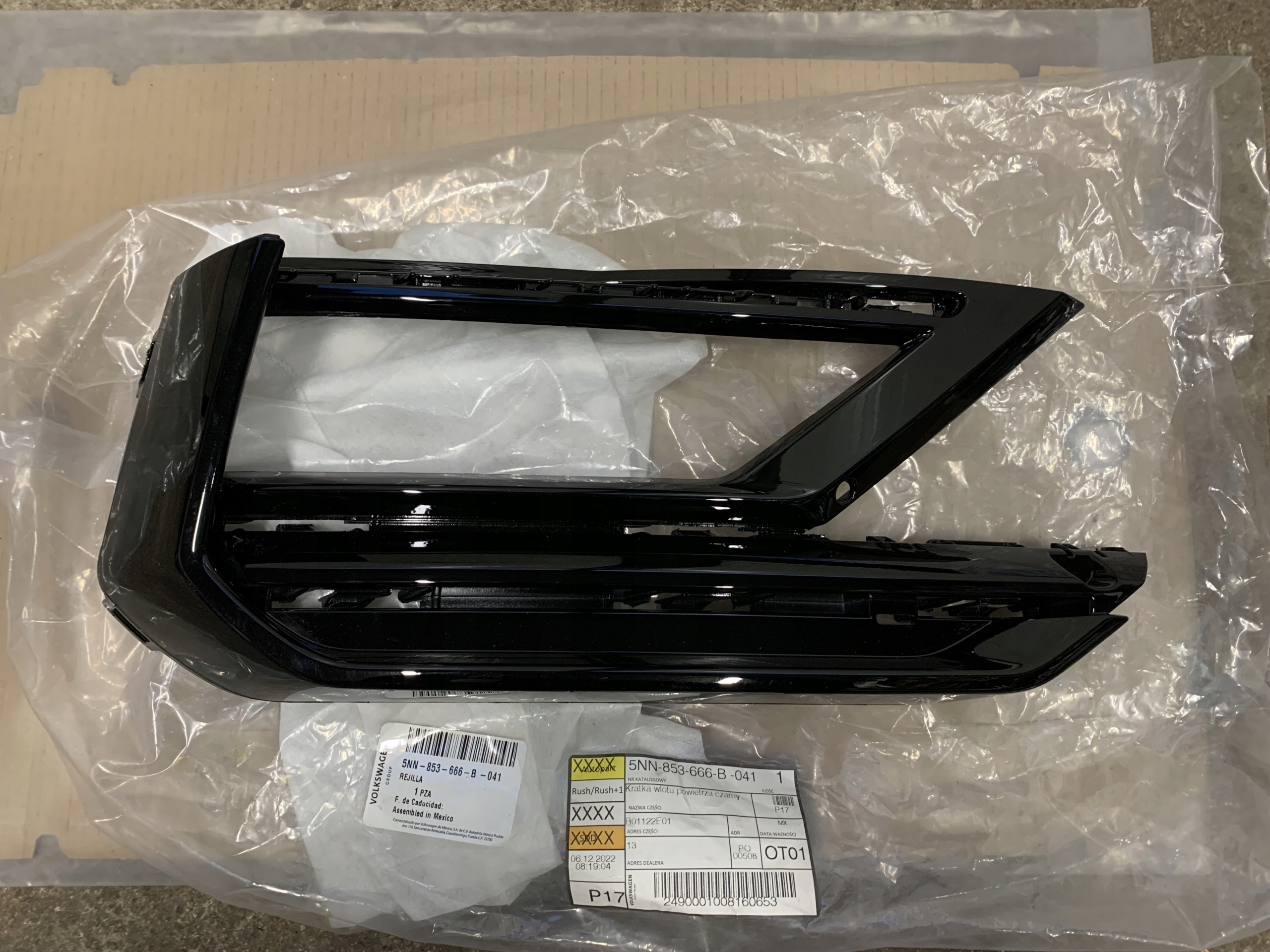 PRAWA KRATKA ZDERZAKA VW TIGUAN II R-LINE 5NN853666B041 NOWA OE ...