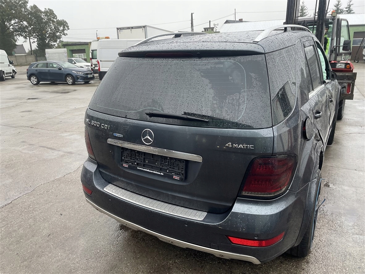 2x LAMPA LEWA + PRAWA TYŁ DIODA LED DIODOWA MERCEDES ML W164 LIFT 06 ...