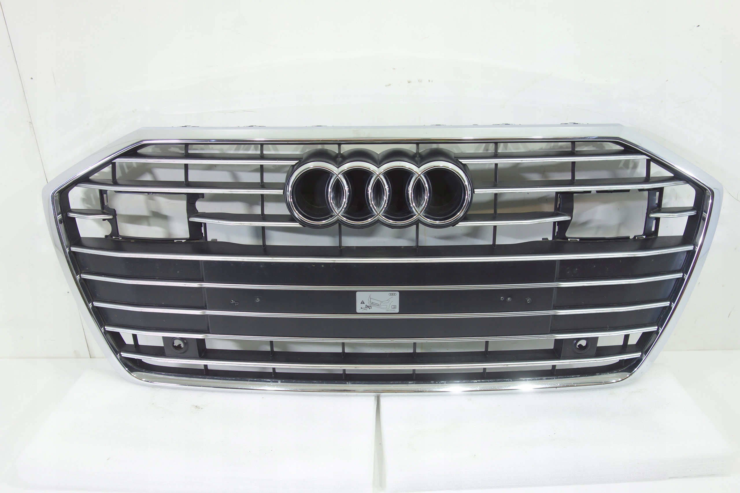GRILL ATRAPA AUDI A6 C8 4K0853653C AUDI A6 C8 4K0853653C za 750 zł z ...