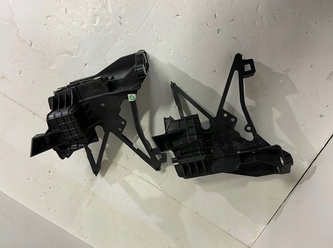 MERCEDES E KLASA W213 MOCOWANIE UCHWYT PAS PRZOD za 139.00PLN z Żmigród ...