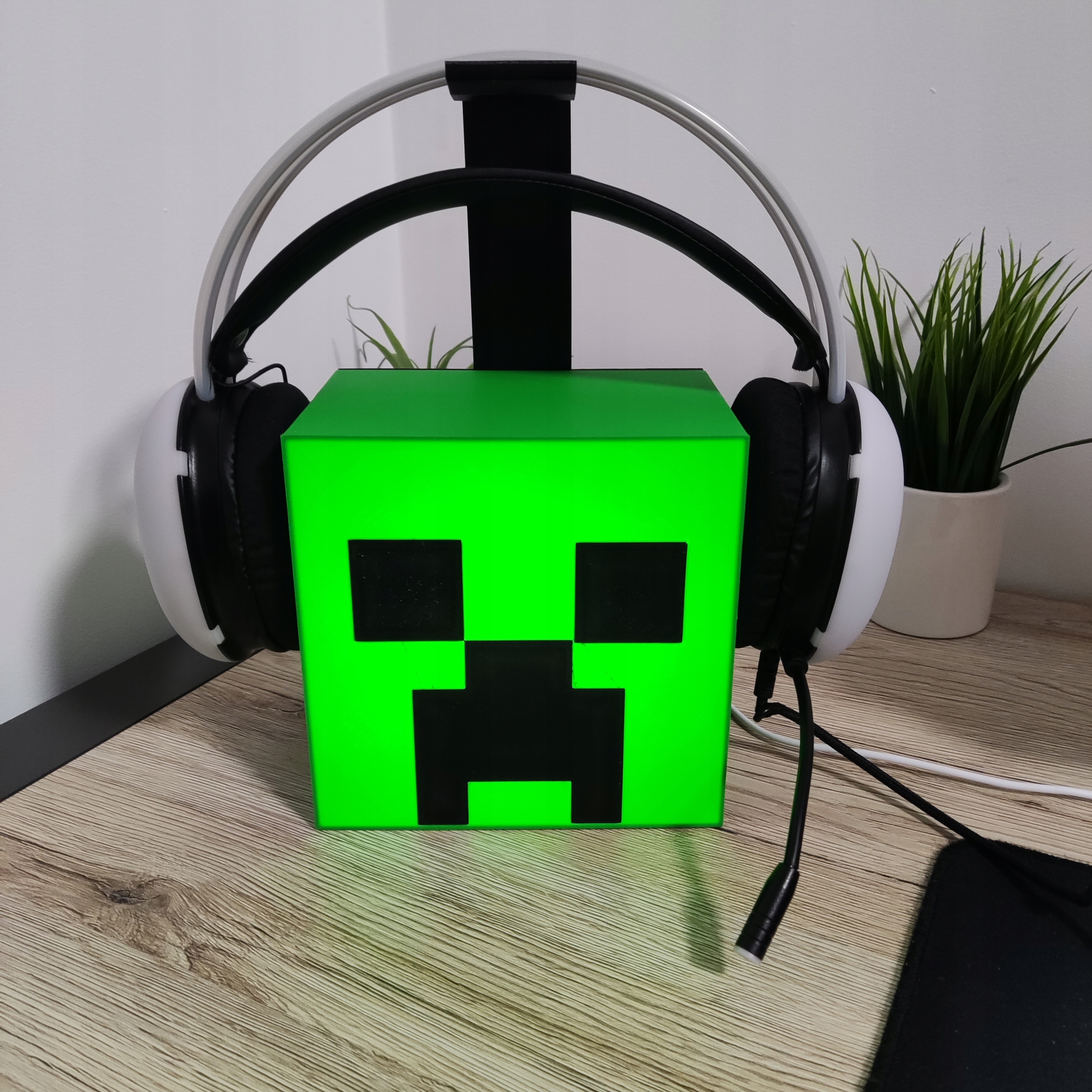 Creeper z Minecraft lampka LED i stojak na słuchawki 2 w 1 ...