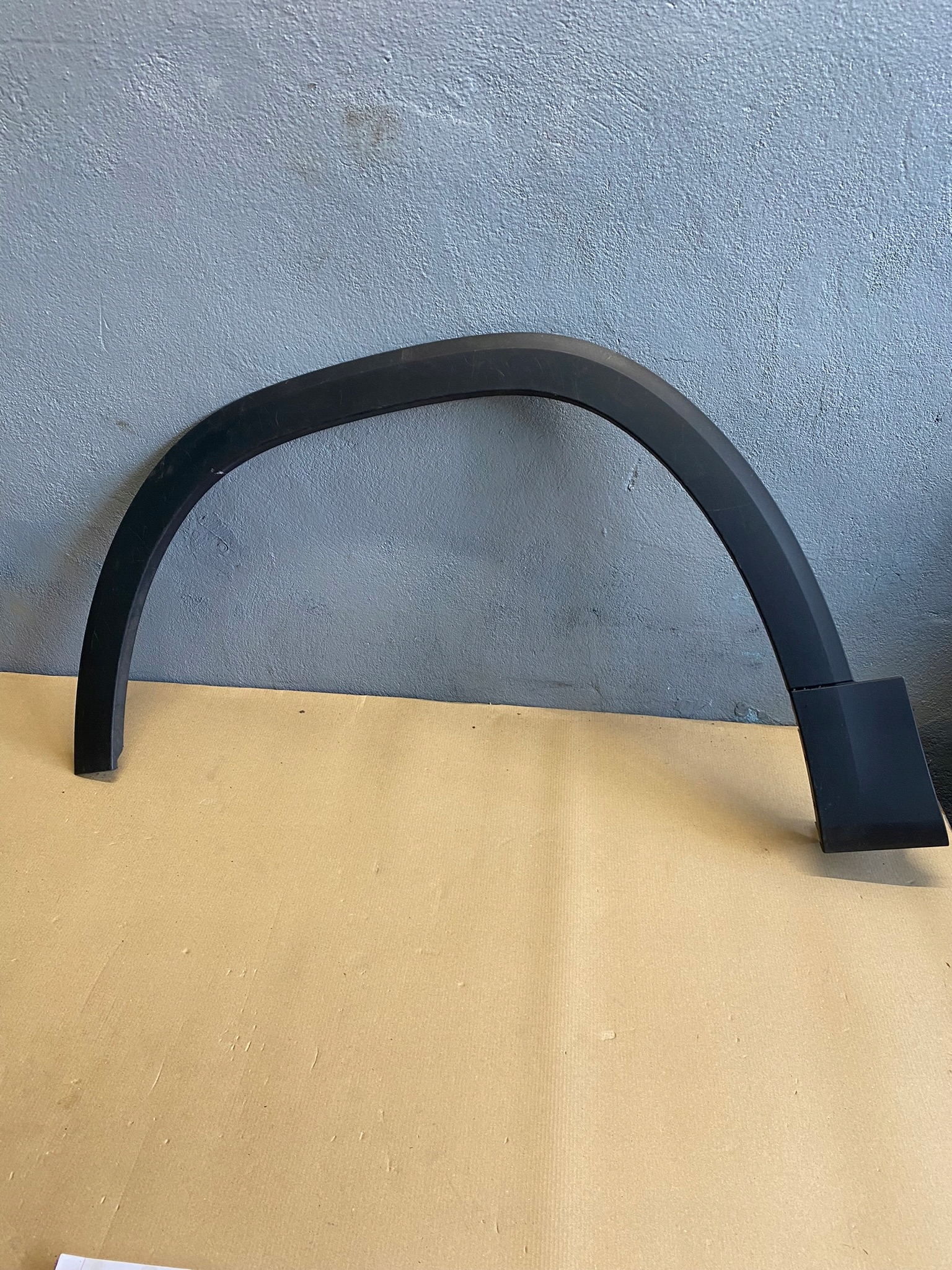 LISTWA BŁOTNIKA MERCEDES EQB LEWA A2438808501 za 350.00PLN z Gostyń ...