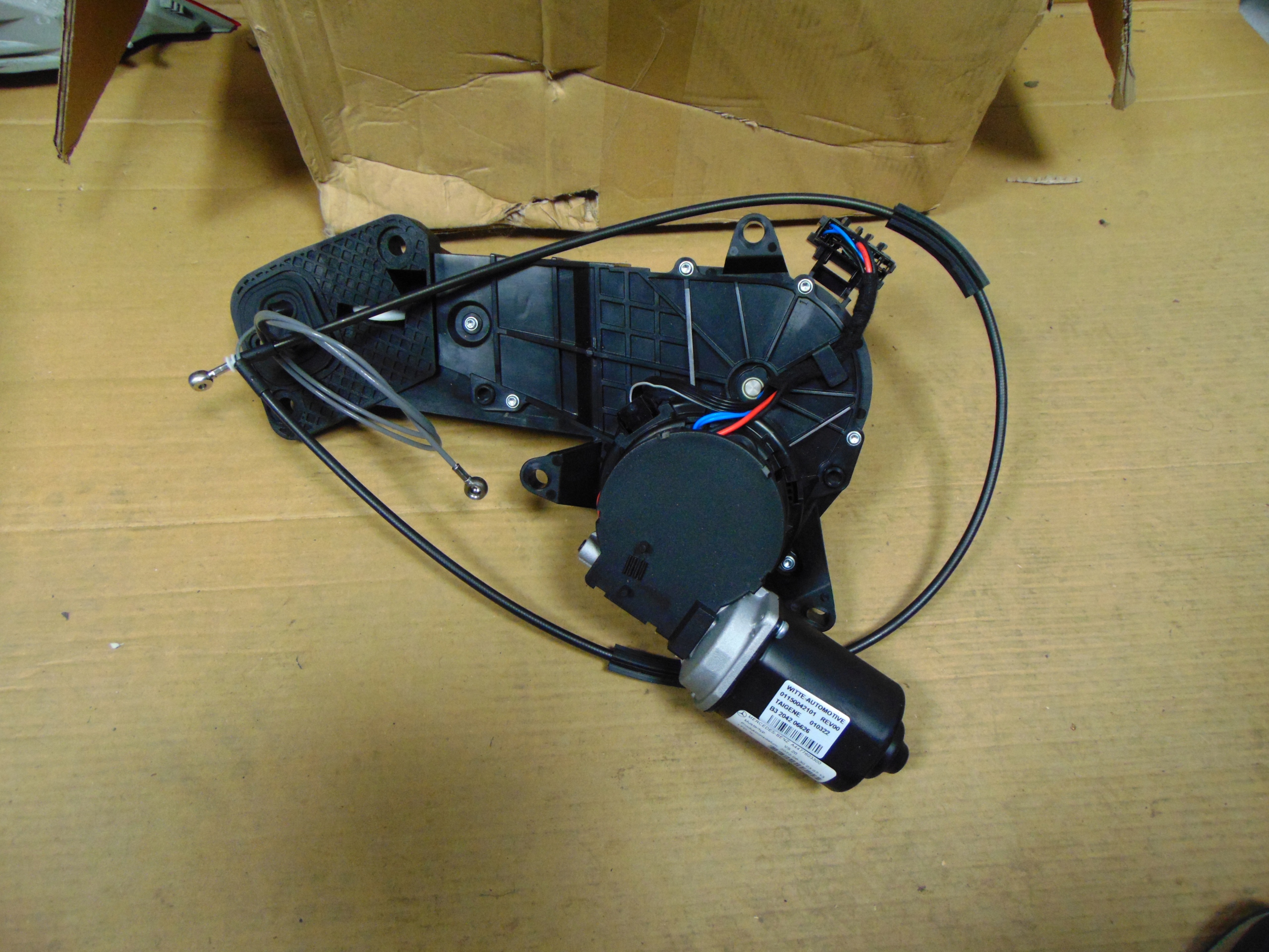 SIŁOWNIK DRZWI PRZESUWNYCH MERCEDES V KLASA A447 A4477603300 za 2300 zł z Milicz - Allegro.pl ...