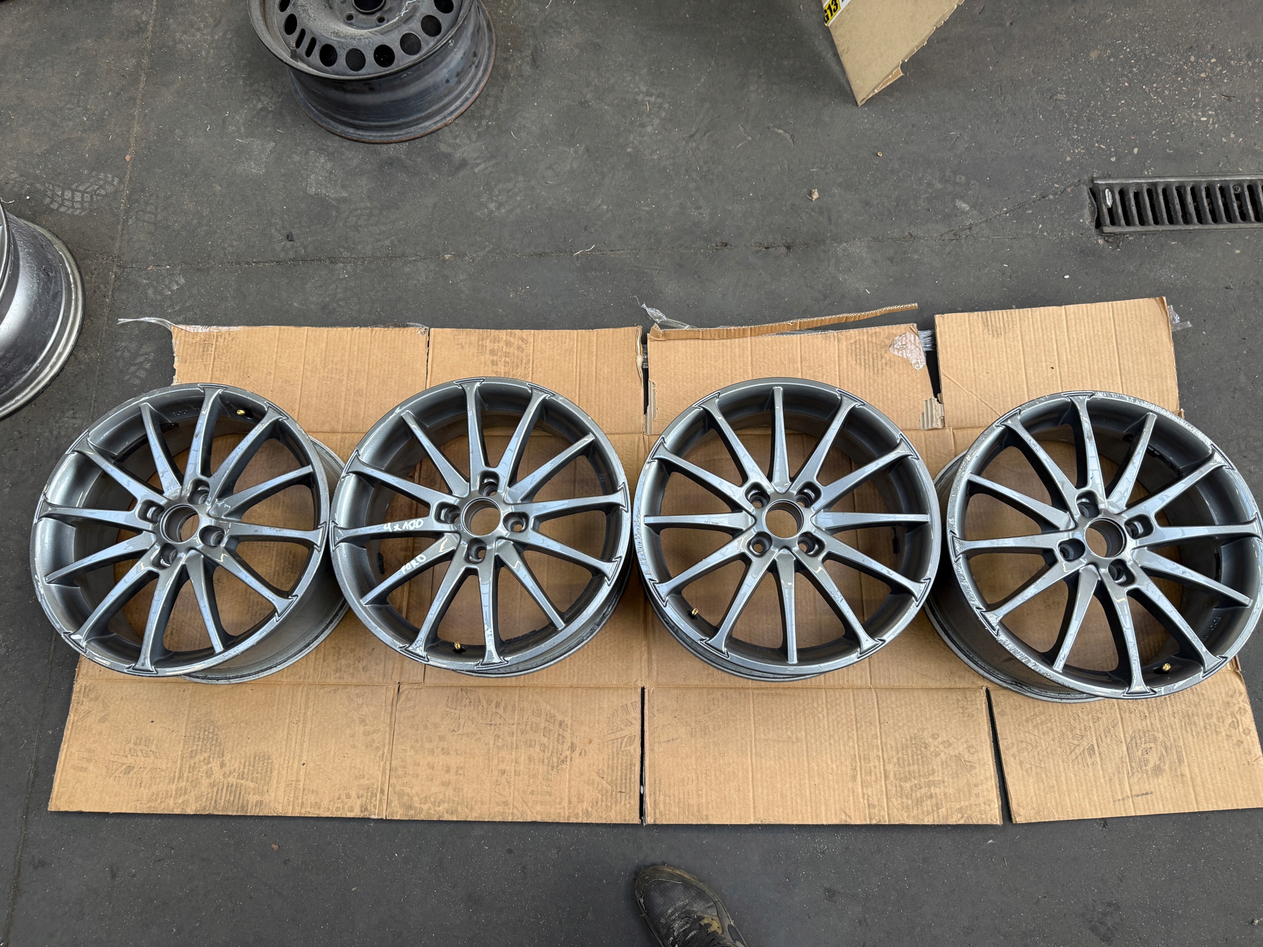 Felga aluminiowa RC Design RC18-707 7.0" x 17" 4x100 za 700.00PLN z ...