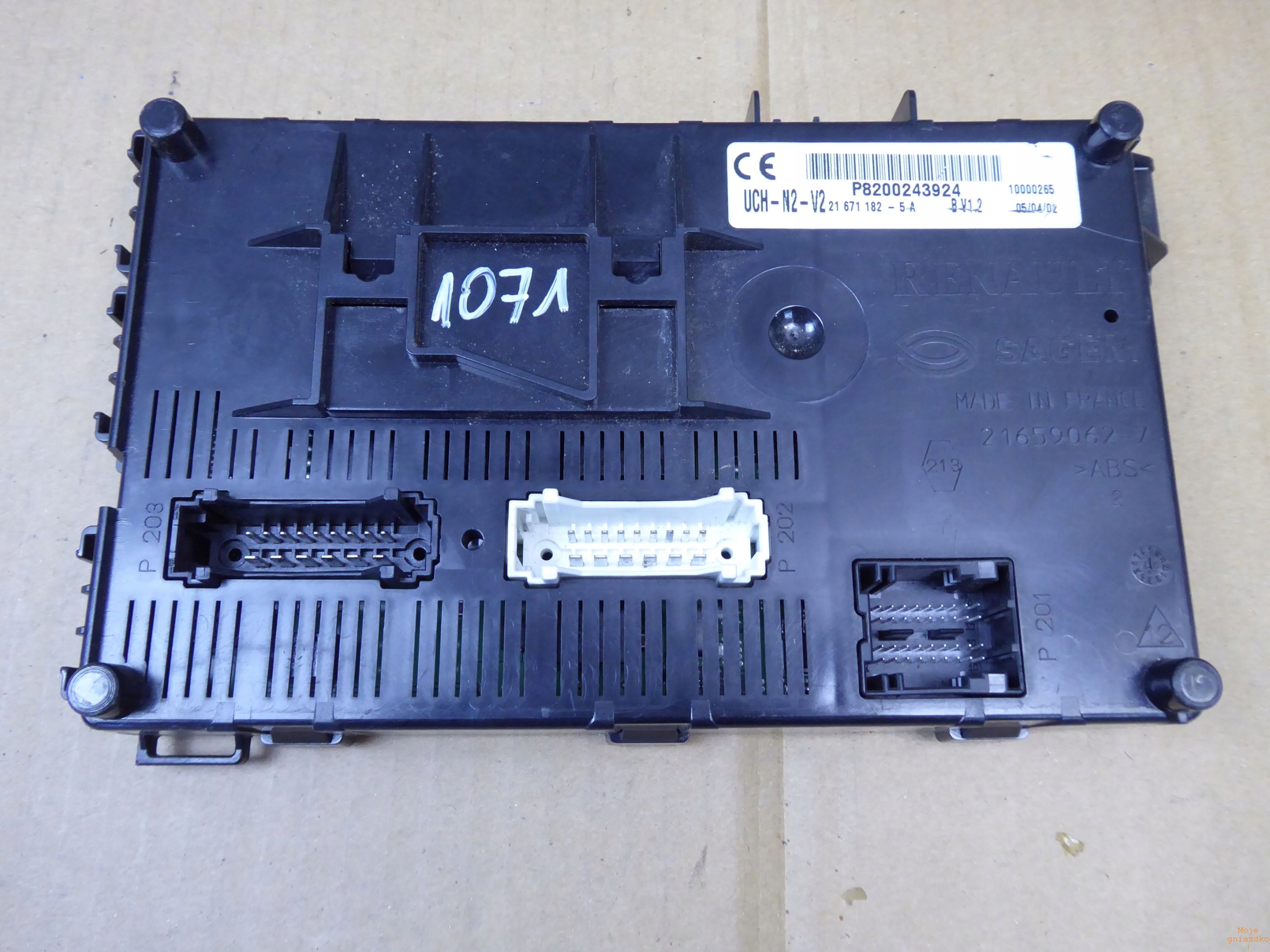 UCH RENAULT CLIO II N2-V2 8200243924 P8200243924 za 300.00PLN z LUBLIN ...