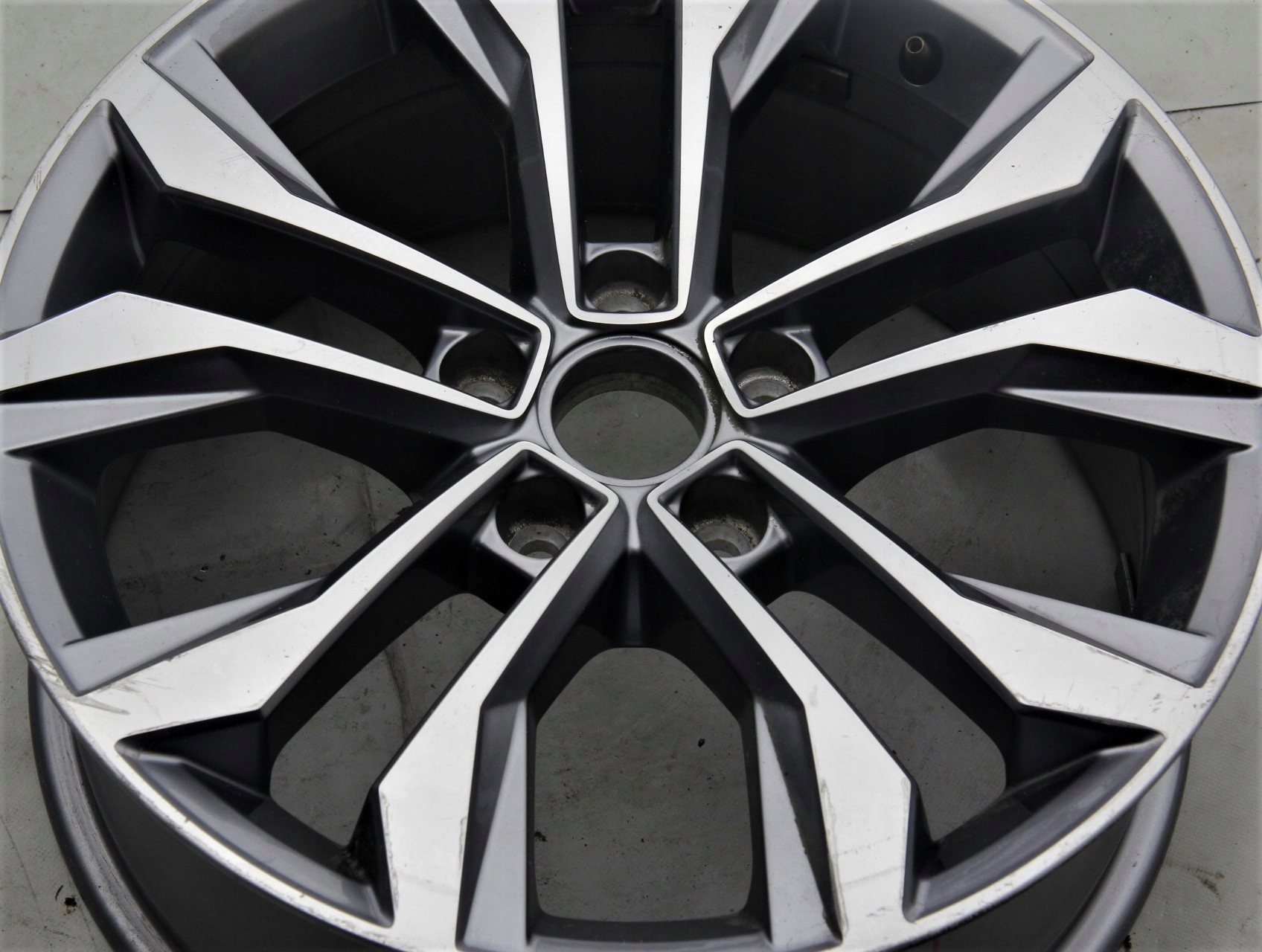 Felga aluminiowa Ronal 3G0601025G 7.0" x 17" 5x112 ET 40 • Cena, Opinie ...