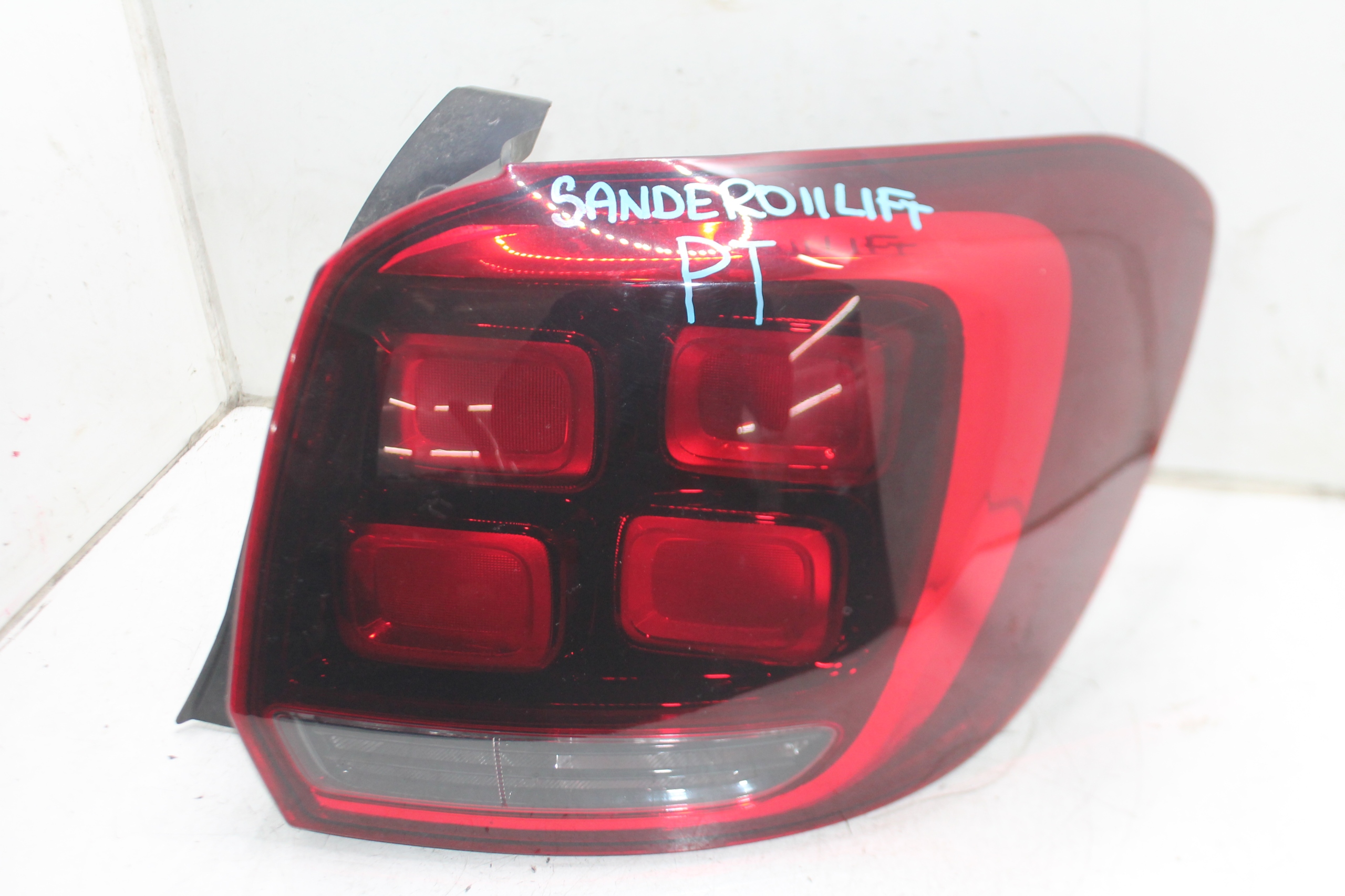 LAMPA PRAWY TYŁ TYLNA 265506147R DACIA SANDERO II LIFT HB 16-20 za 249 ...