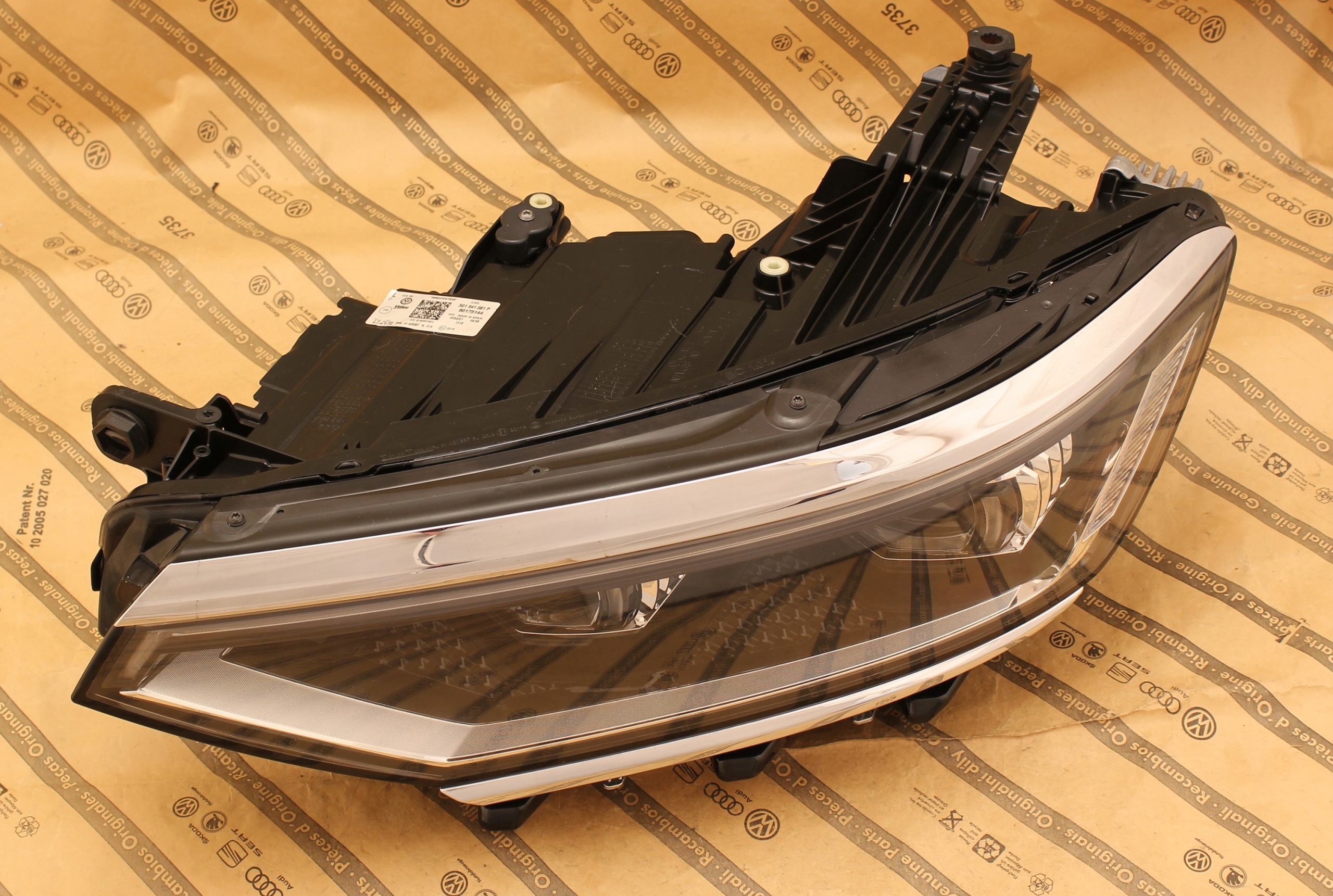 VW PASSAT B8 FL LIFT 19+ LAMPA FULL LED IQ LIGHT za 2250.00PLN z Nowy ...