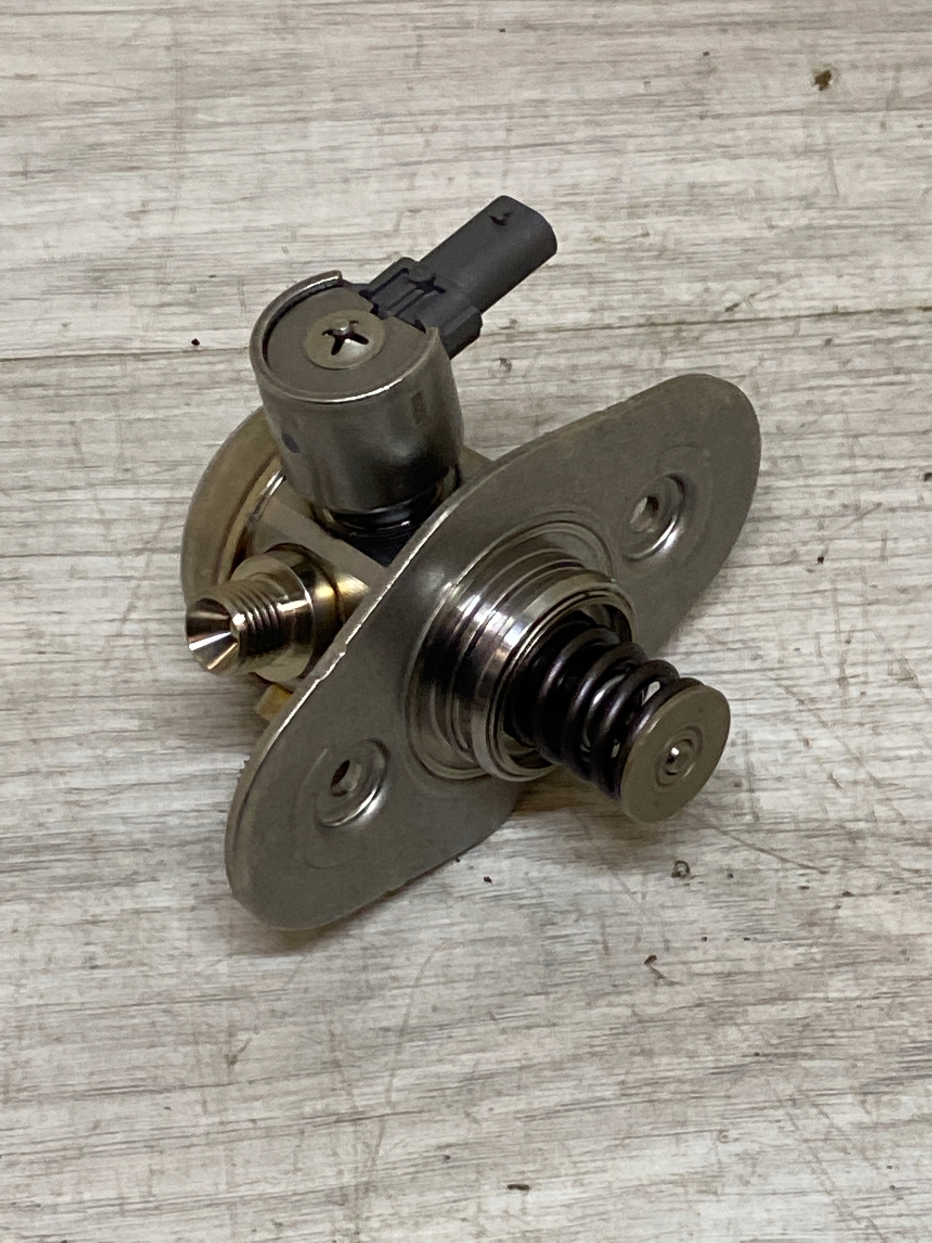 BMW OE 8604229 pompa wysokiego ciśnienia za 450.00PLN z Zawonia ...