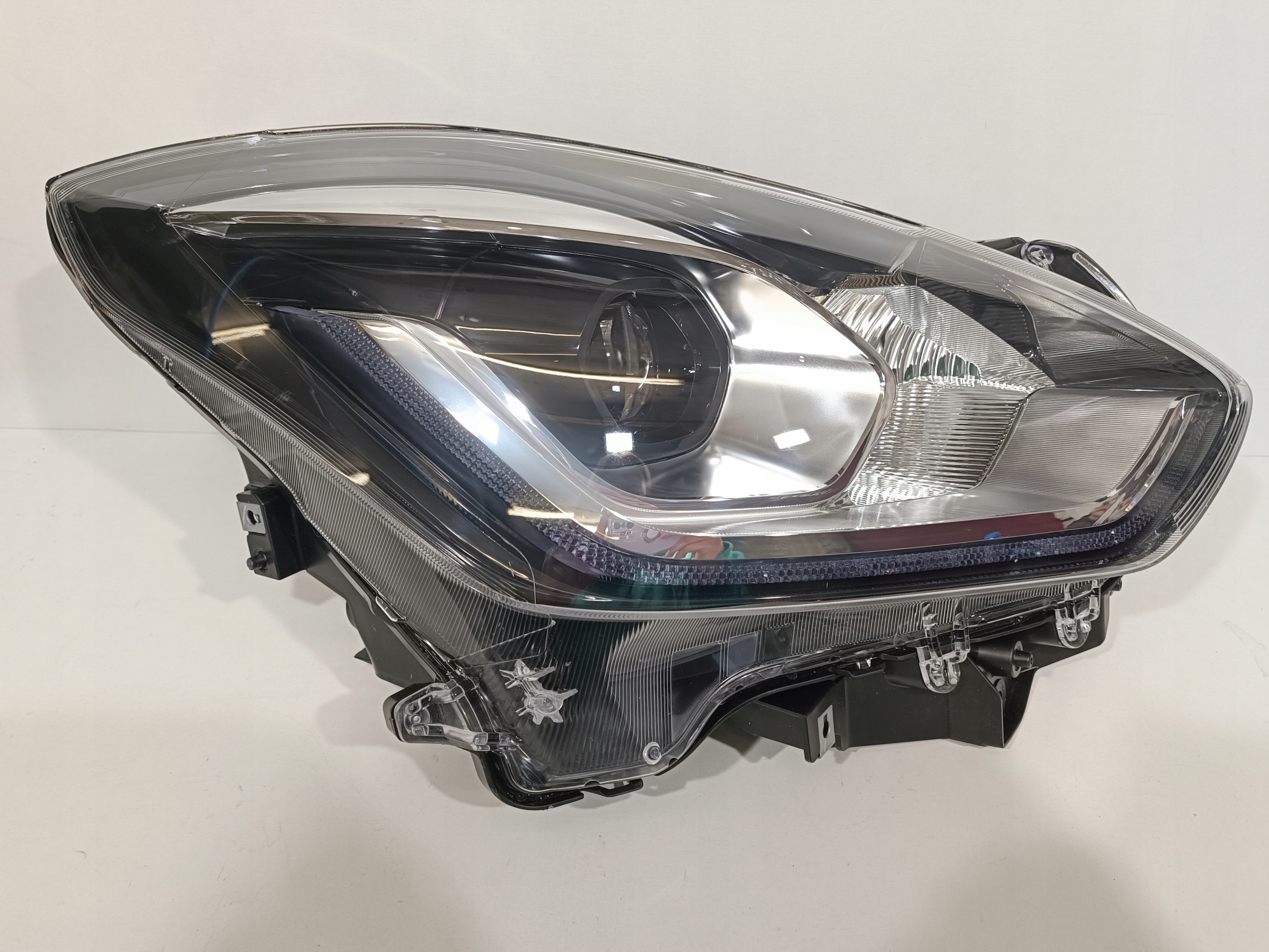 SUZUKI SWIFT MK8 VIII FULL LED LAMPA PRAWA PRZÓD REFLEKTOR STANLEY ...