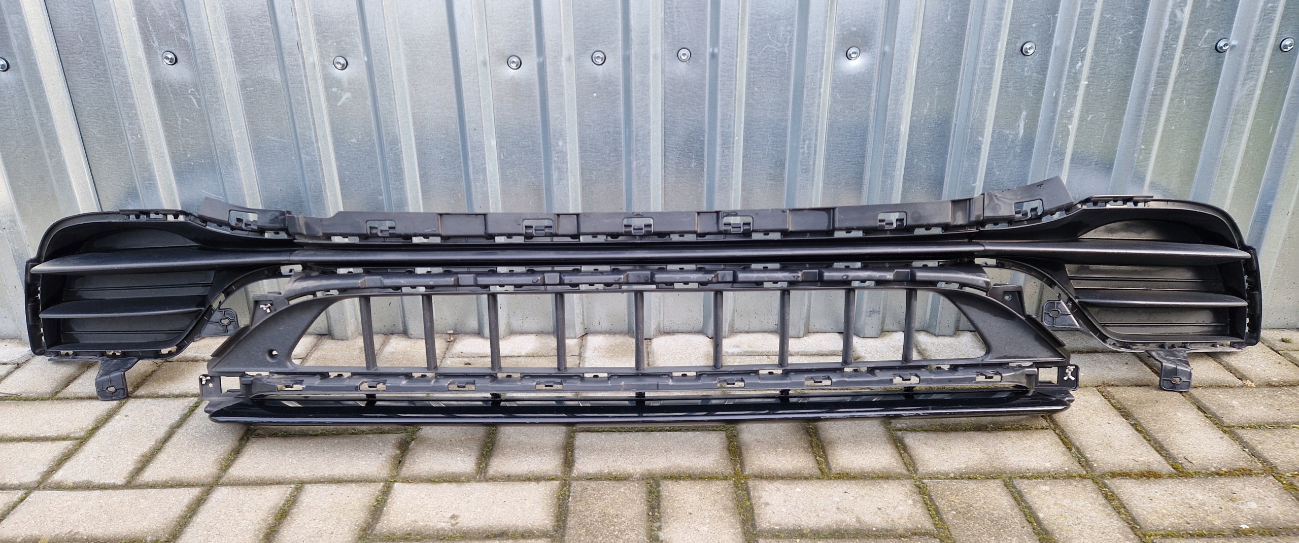 MERCEDES GT AMG PRAWA KRATKA ZDERZAKA A2908857700 za 240.00PLN z ...