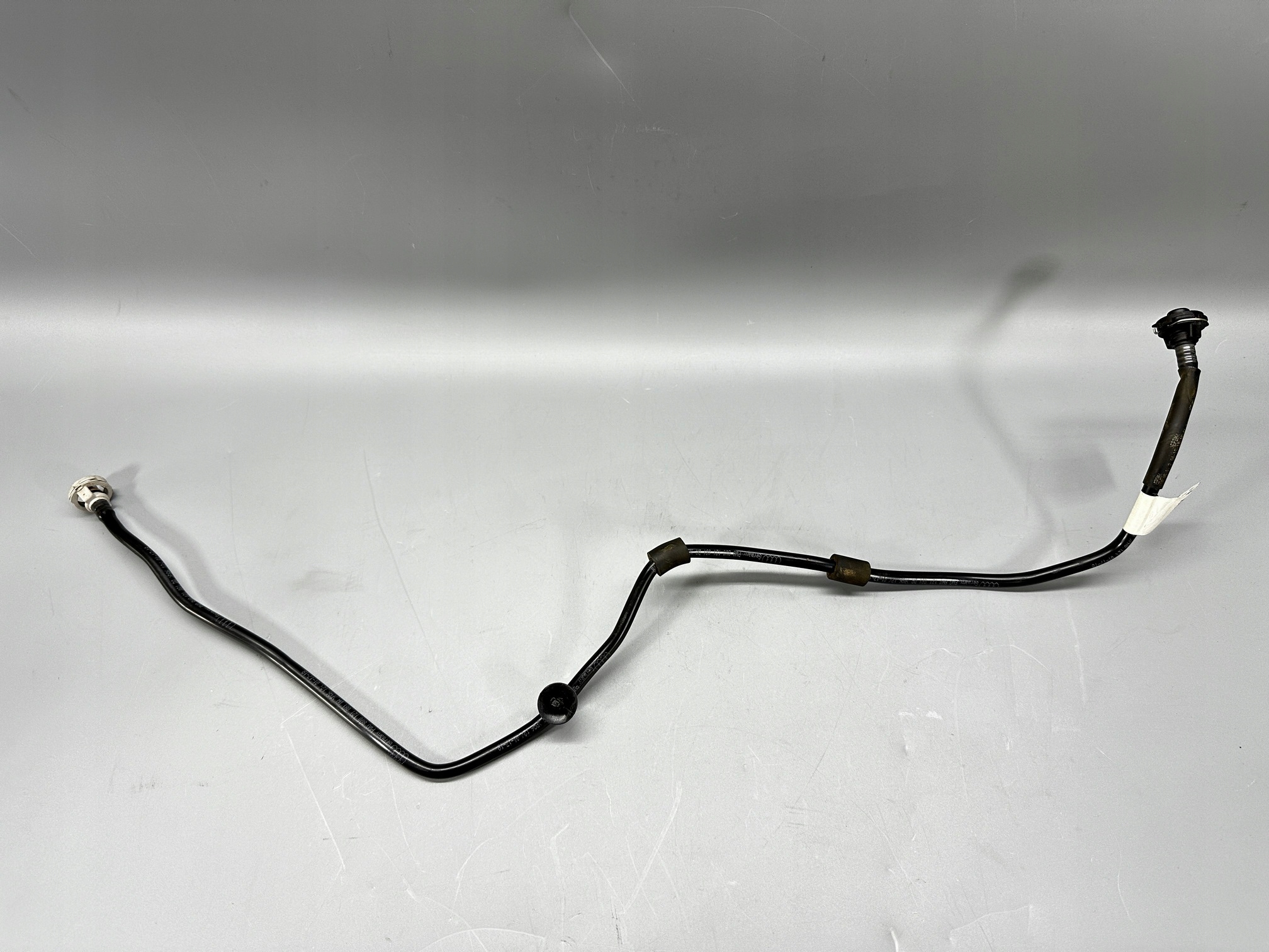 AUDI A4 B9 A5 F5 8W 3.0TFSI PRZEWÓD ODPOWIETRZAJĄCY RURKA WĄŻ ...